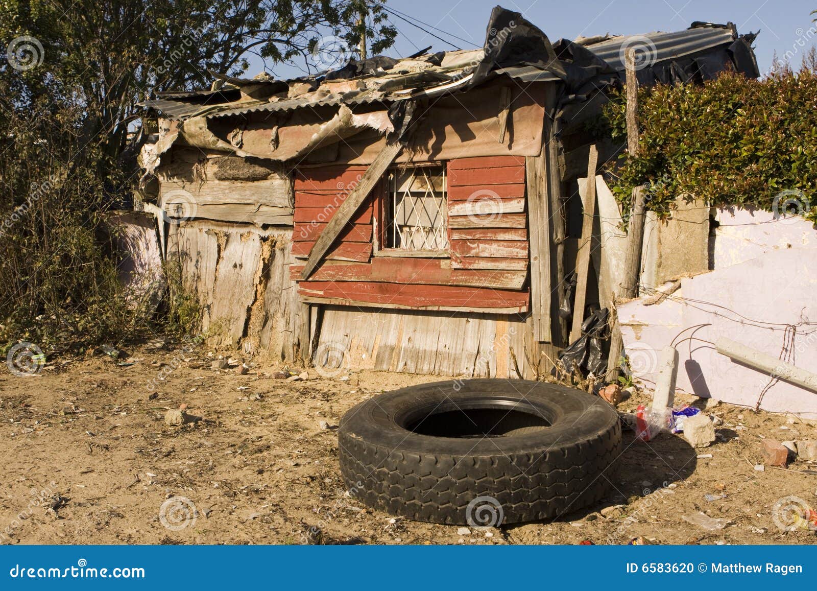 Chabola surafricana foto de archivo. Imagen de chabola - 6583620