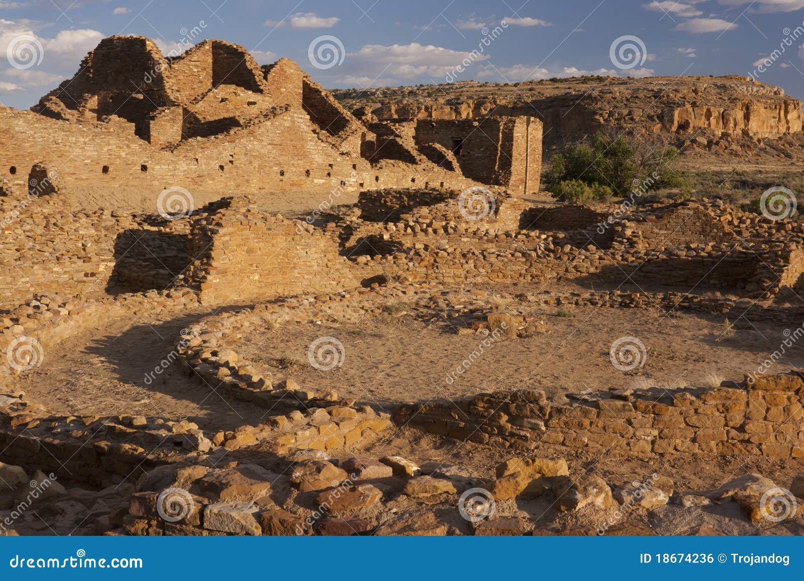 Chaco Culture National Historic Site Stock Photo - Image of pueblo ...