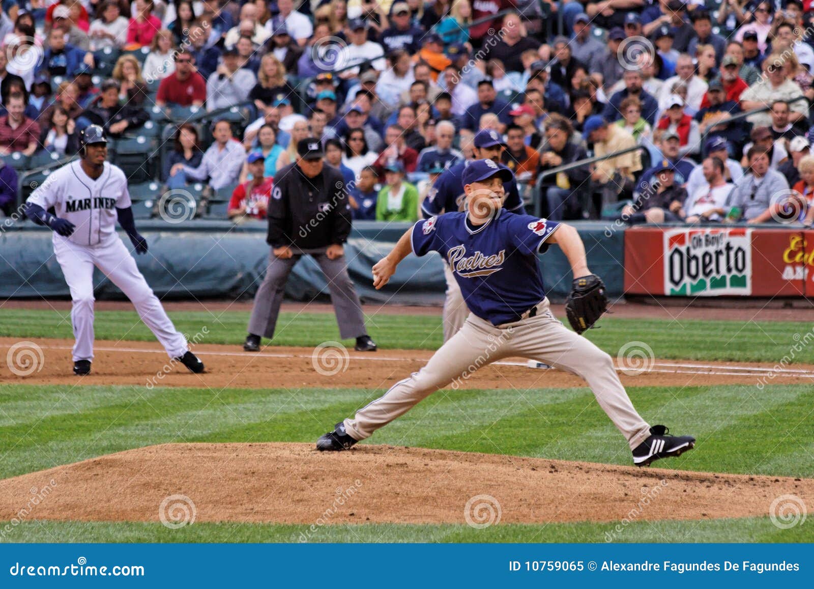 Chad Gaudin Padres Pitcher editorial image. Image of field - 10759065