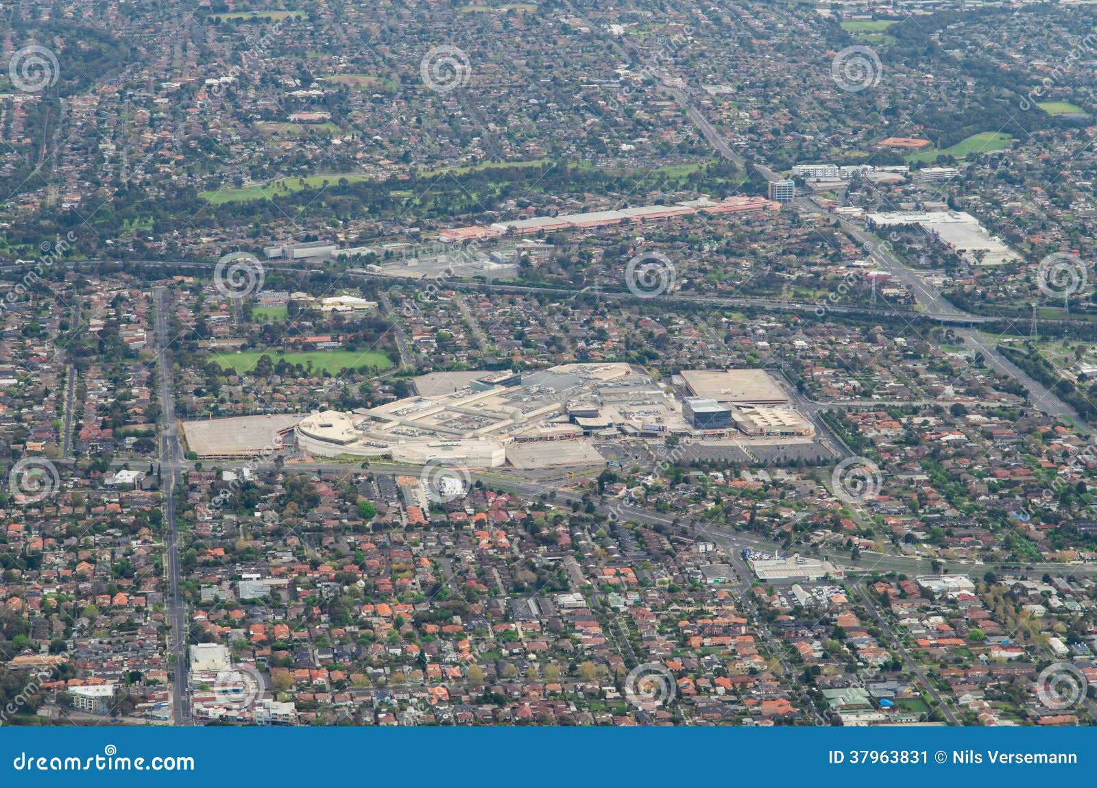Chadstone shopping centre editorial photo. Image of department - 37963831