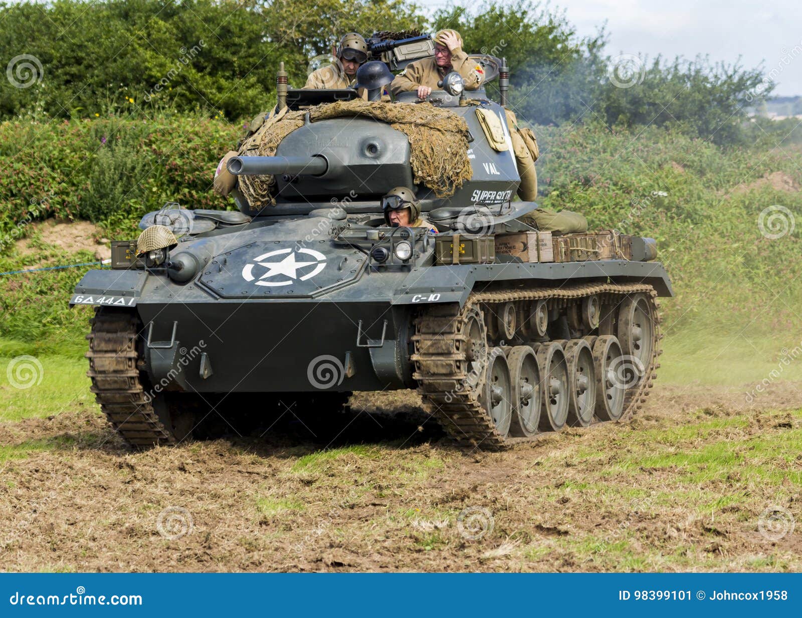 Chaffee Tank E Squadra Leggeri Americani Fotografia Editoriale ...