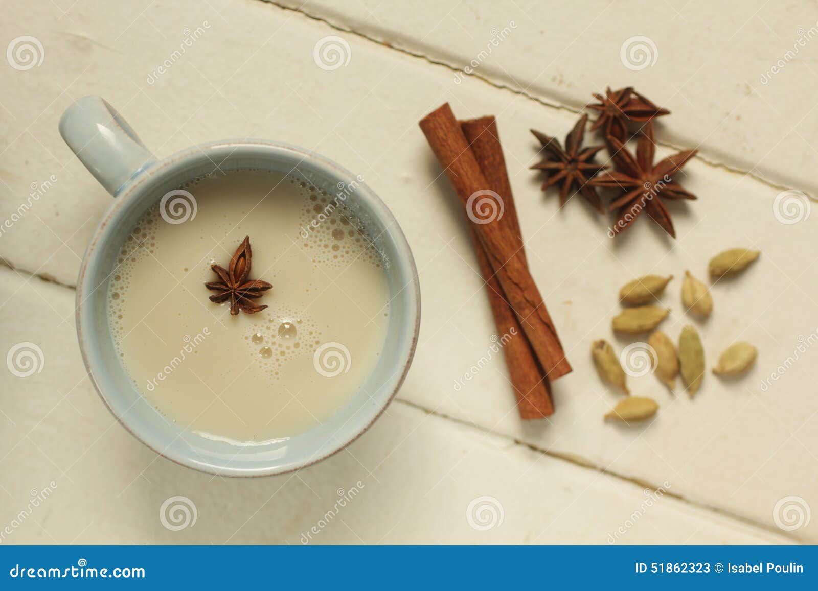 Chai en blanco imagen de archivo. Imagen de taza, cinamomo - 51862323