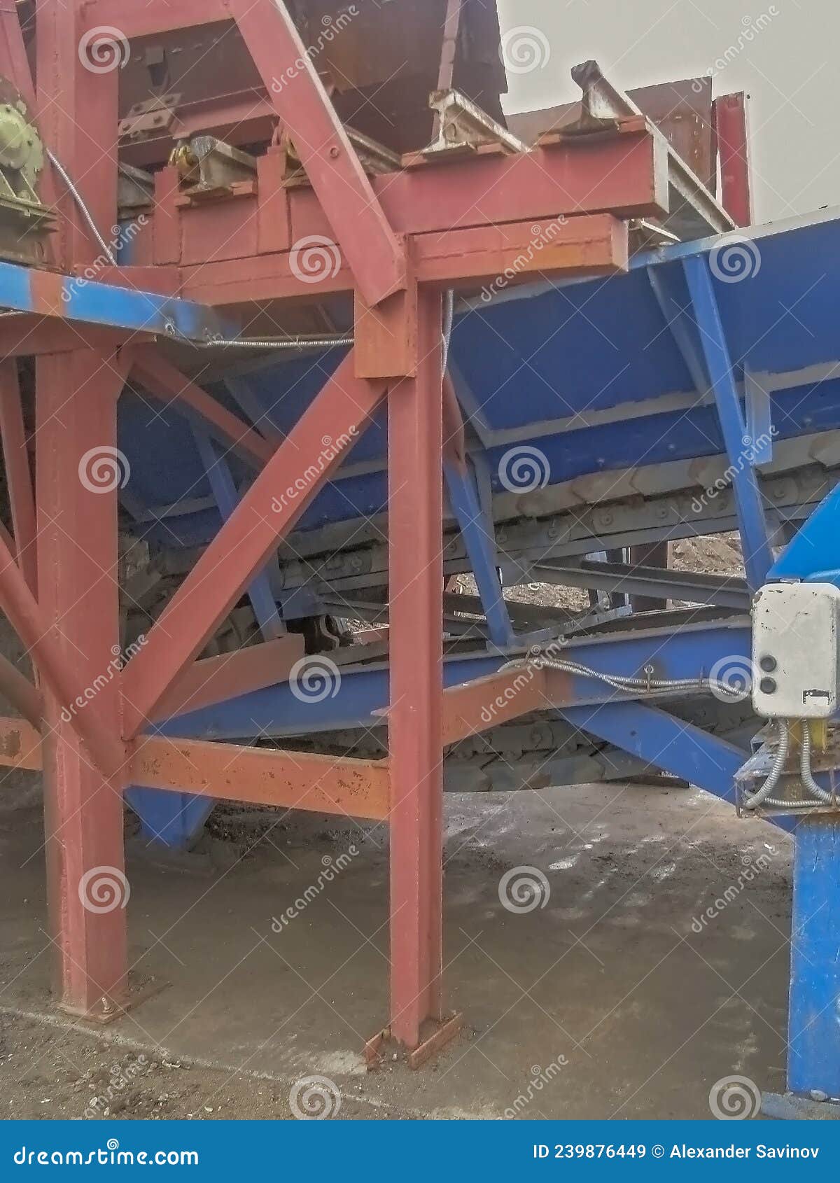 Chain Slat Conveyor, Side View, As Part of the Metallurgical Processing ...