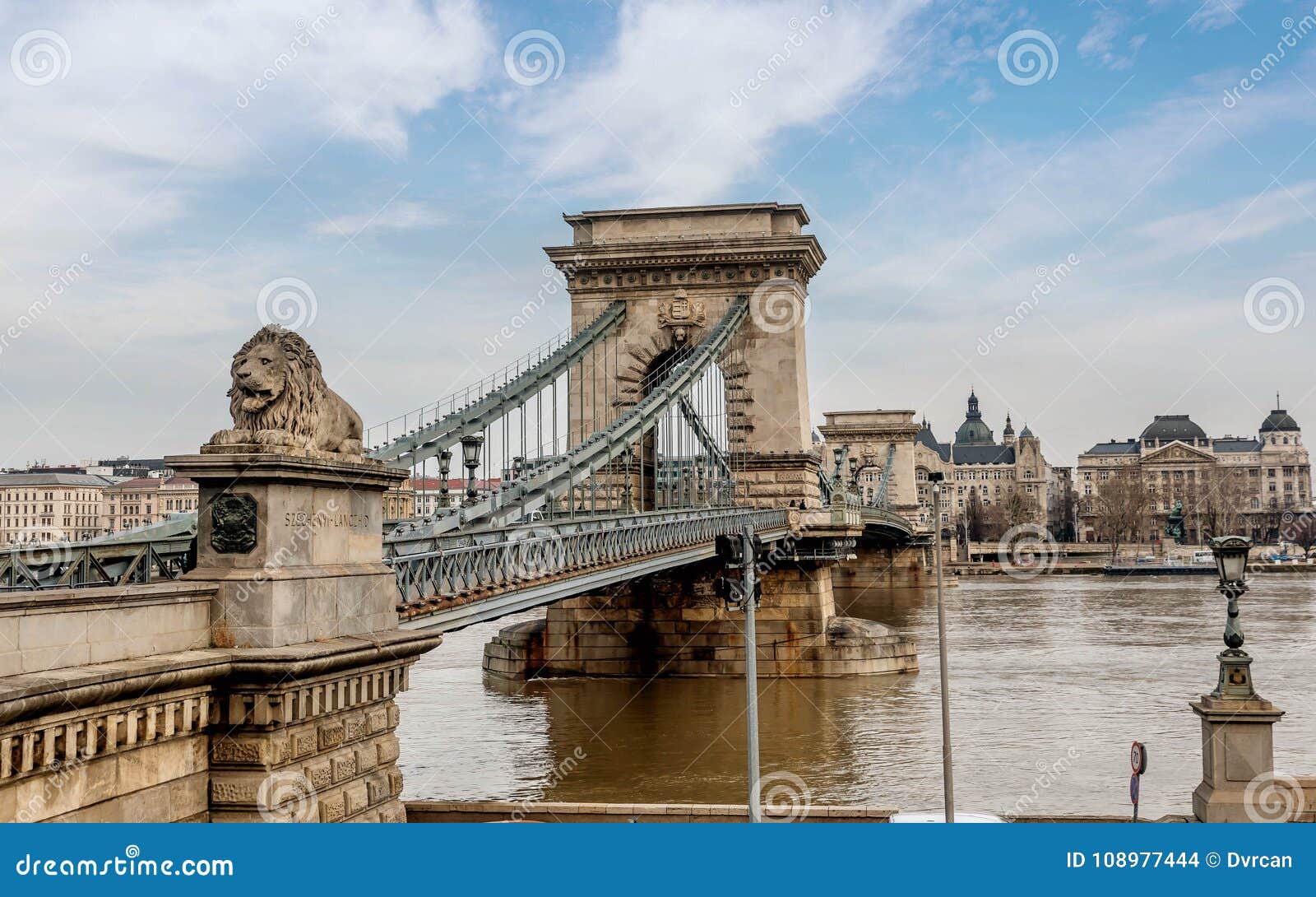 Chain Bridge between Buda and Pest on the River Danube, Hungary Stock ...
