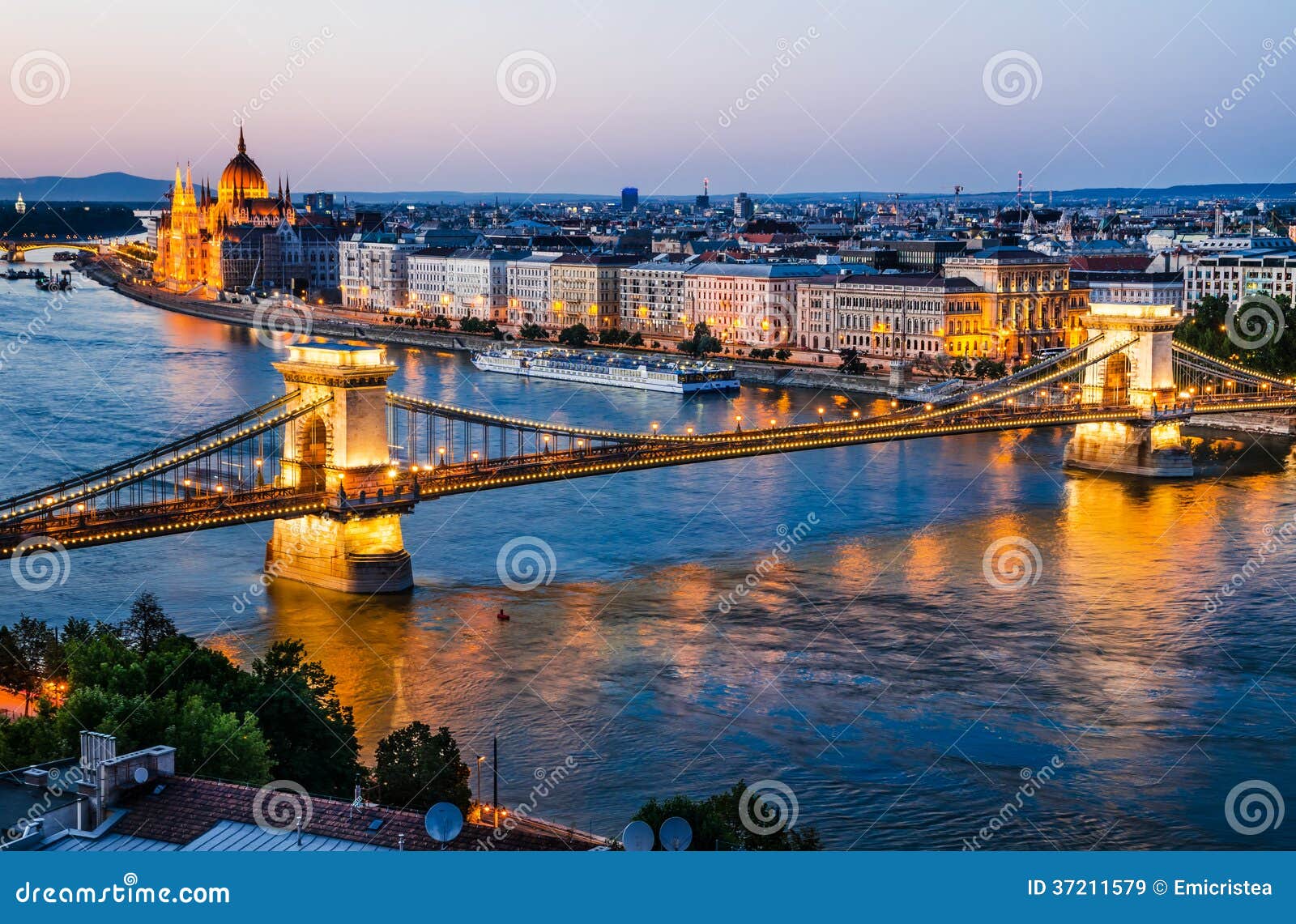 Chain Bridge and Danube River, Night in Budapest Stock Image - Image of ...