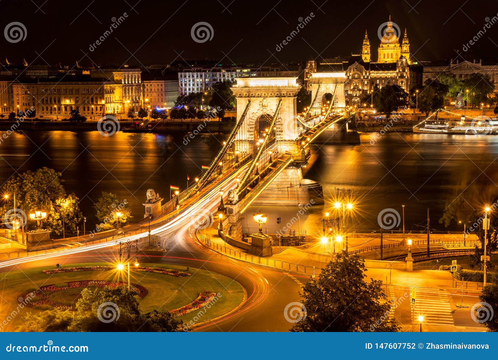 Chain Bridge at Night, Budapest Stock Photo - Image of motion, chain ...