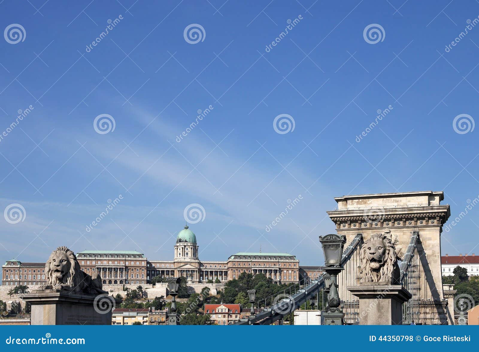 Chain Bridge and Royal Castle Stock Photo - Image of historic, lion ...