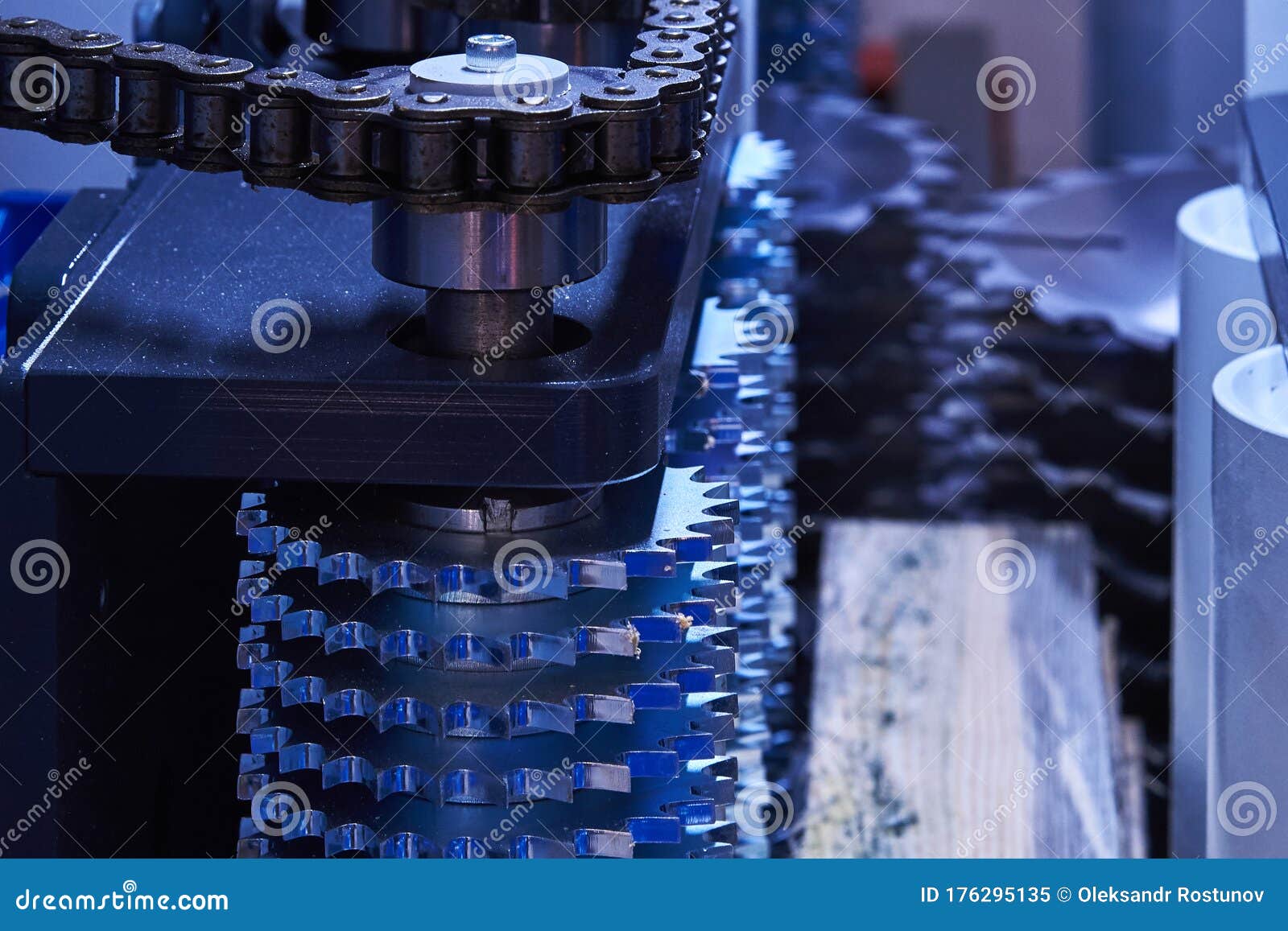 Chain Drive and Cutter for Processing Flat Surfaces of Wood in a ...