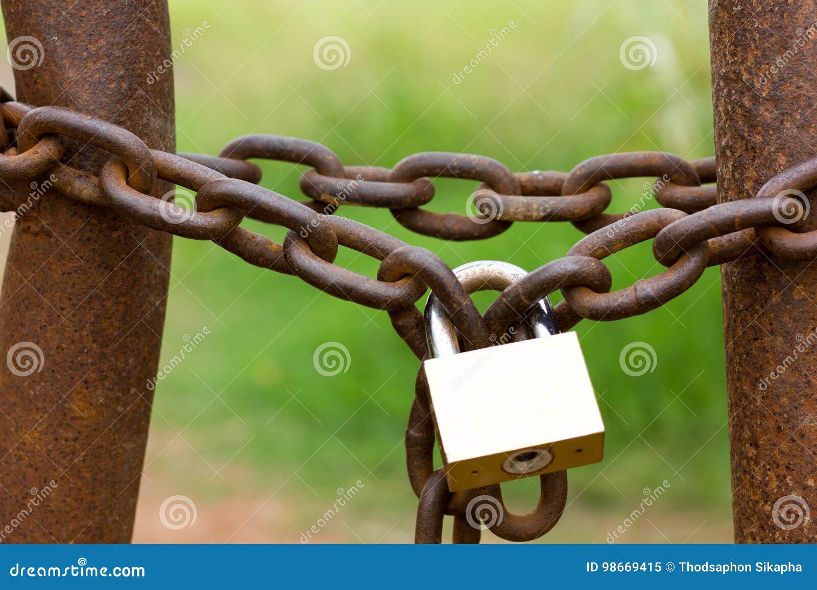 Chain and lock stock image. Image of graphic, industrial - 98669415