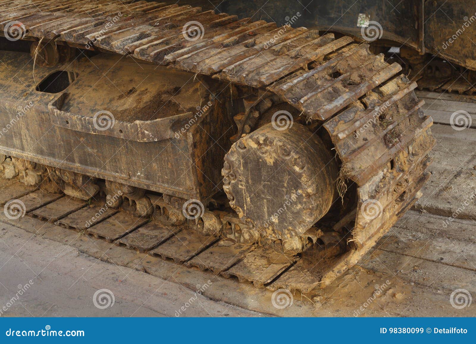 Chain Weels of an Excavator Stock Image - Image of europe, wheels: 98380099