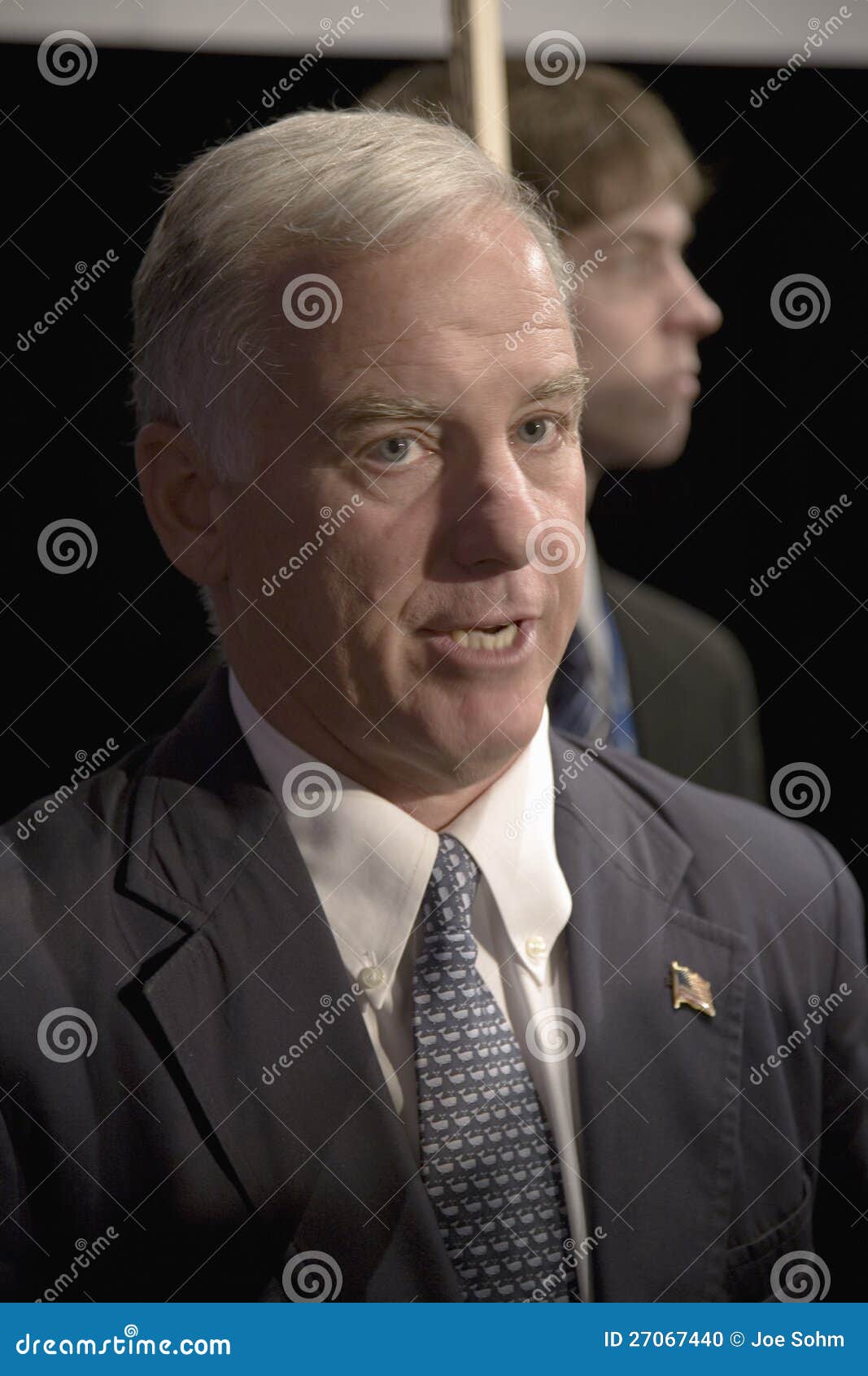 Chairman Howard Dean editorial image. Image of campaigning - 27067440