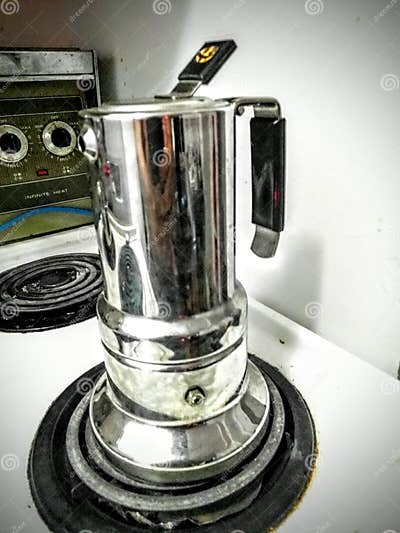 Chaleira italiana foto de stock. Imagem de velho, italiano - 76231876