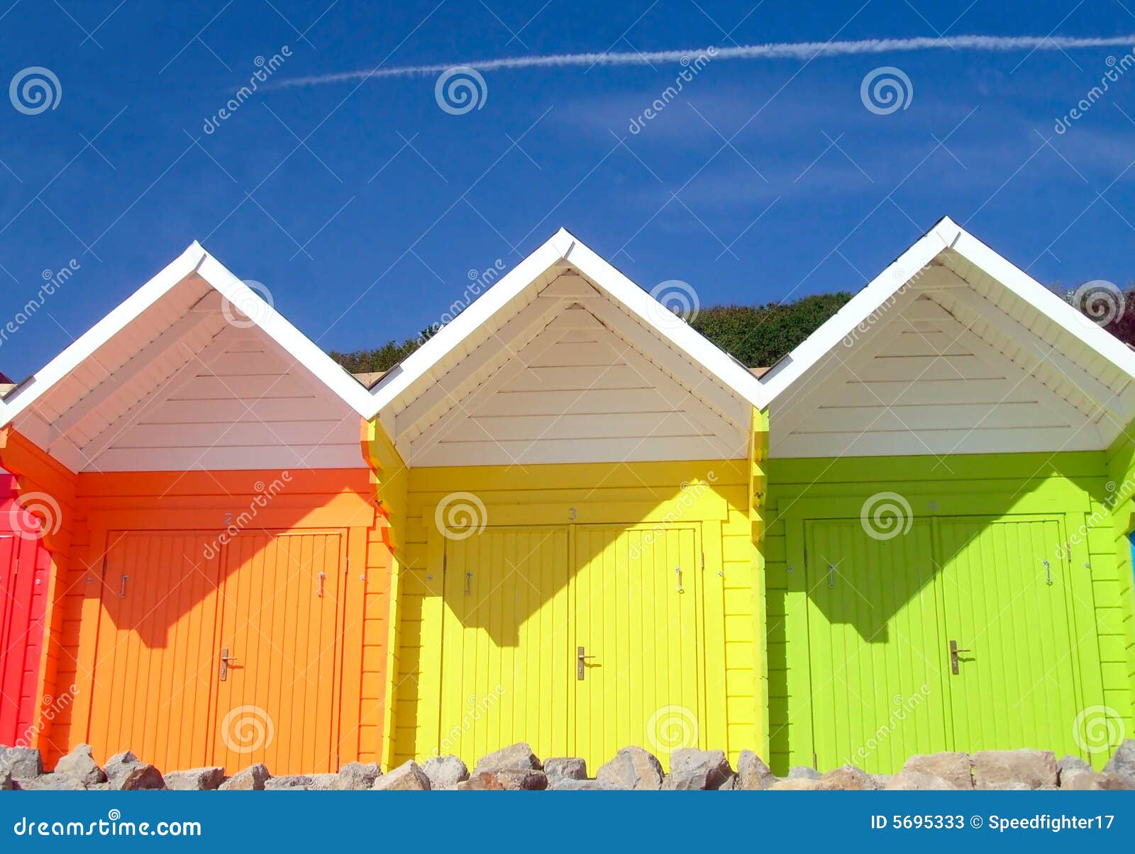 Chalets De Plage De Bord De La Mer Image stock - Image du ressource ...