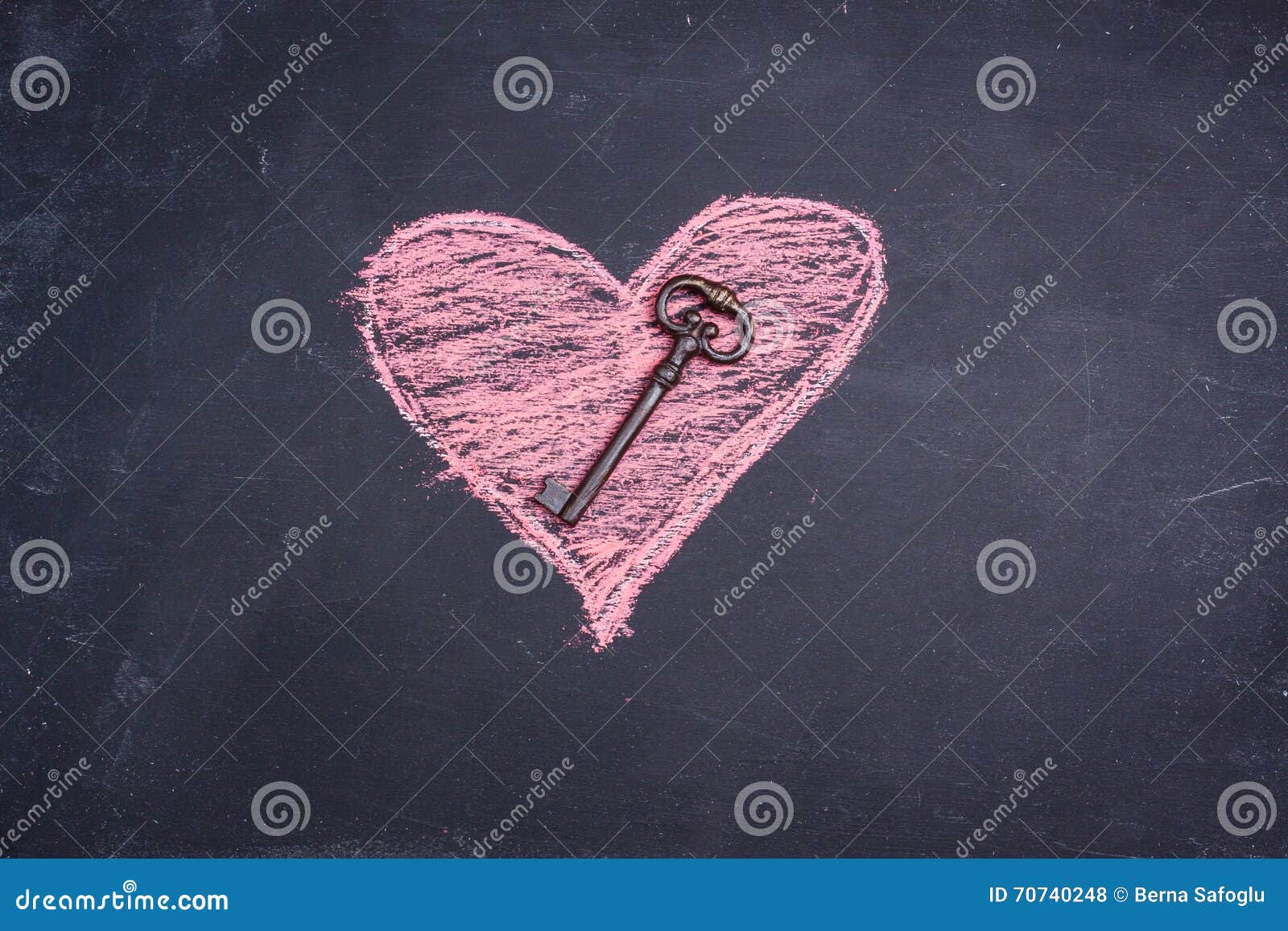 Chalk Heart Drawing and Key Stock Photo - Image of sign, emotional ...