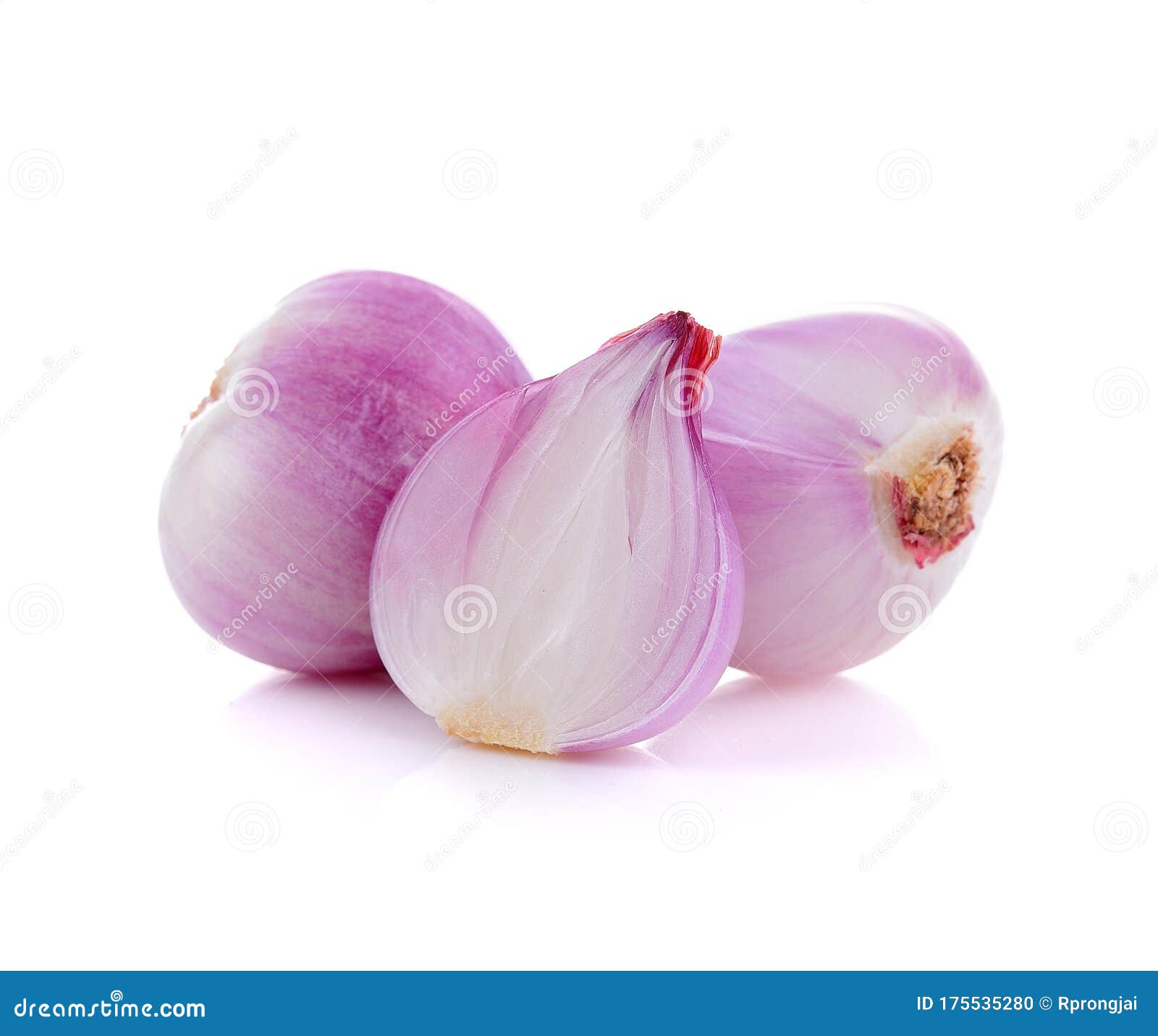 Chalotes Aislados Sobre Fondo Blanco Foto de archivo - Imagen de ...