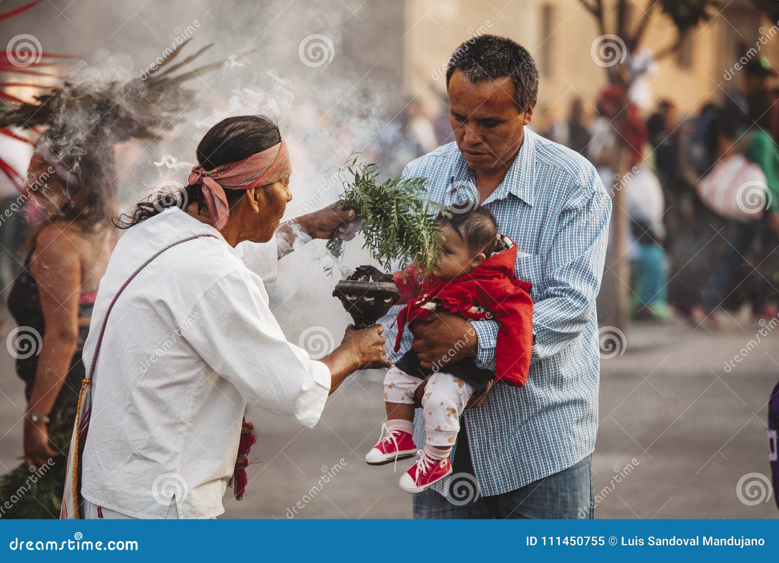 Chamán Azteca, Ciudad De México Imagen editorial - Imagen de plumas ...