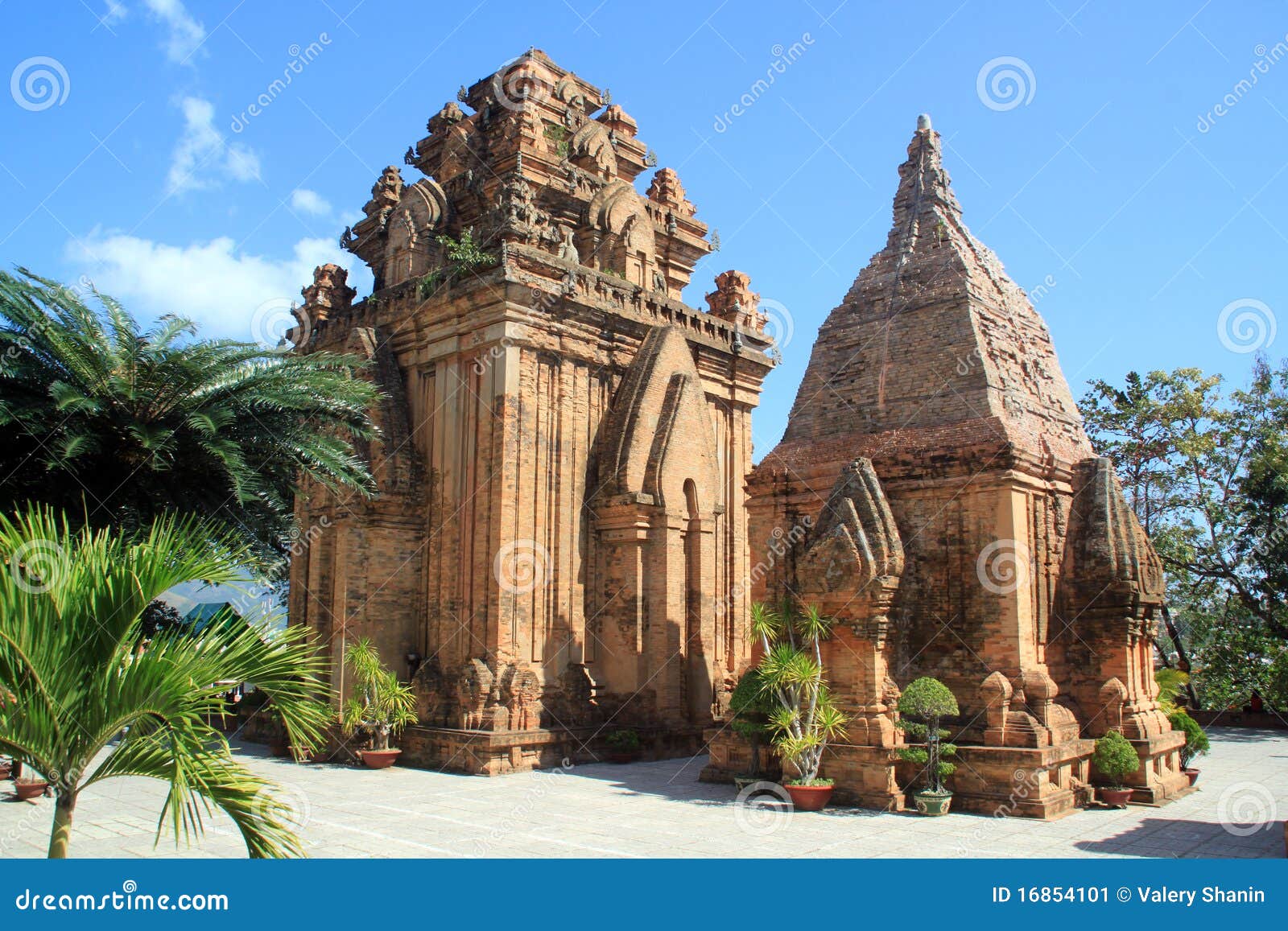 Cham towers stock image. Image of sunlight, archaeology - 16854101