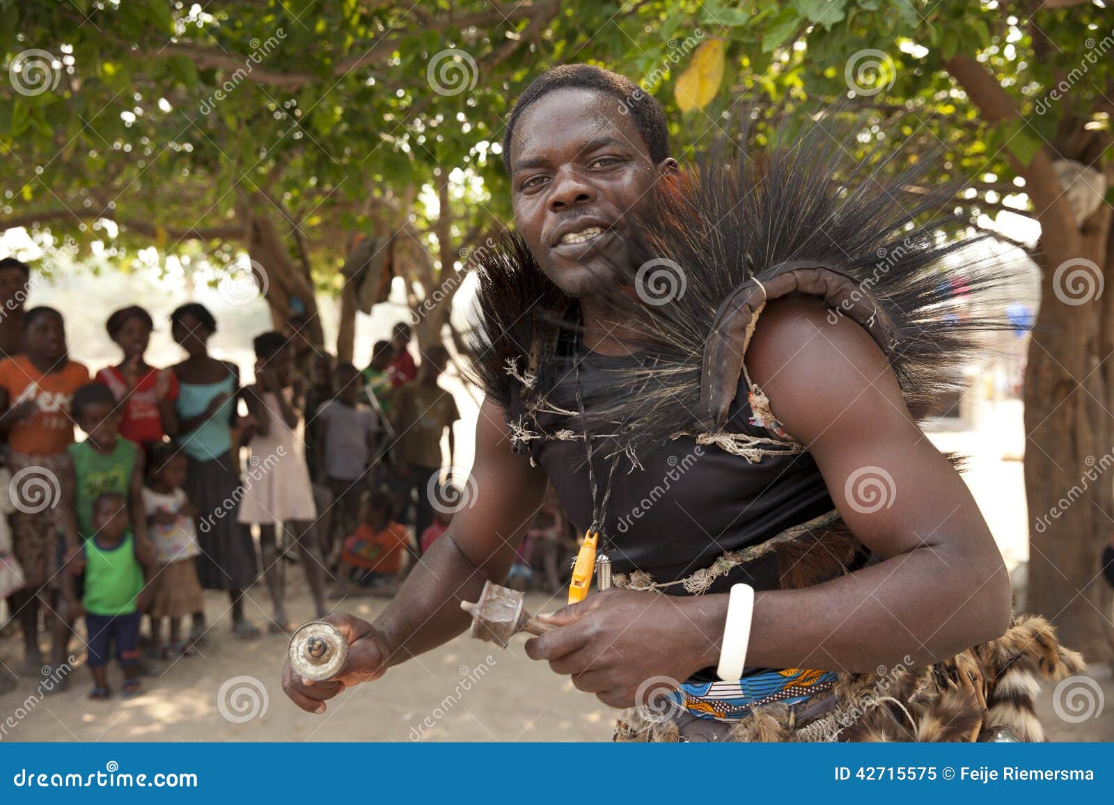 425 Chaman Africain Traditionnel Photos libres de droits et gratuites ...