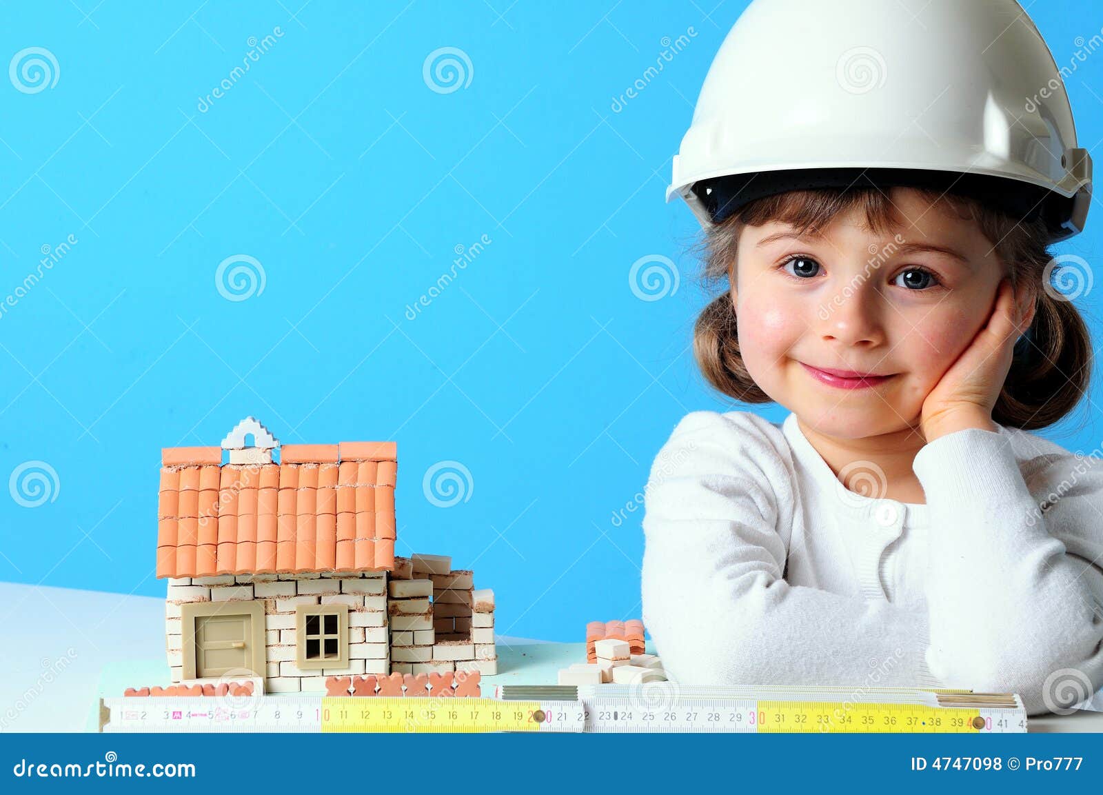 Chambre en construction photo stock. Image du construction - 4747098