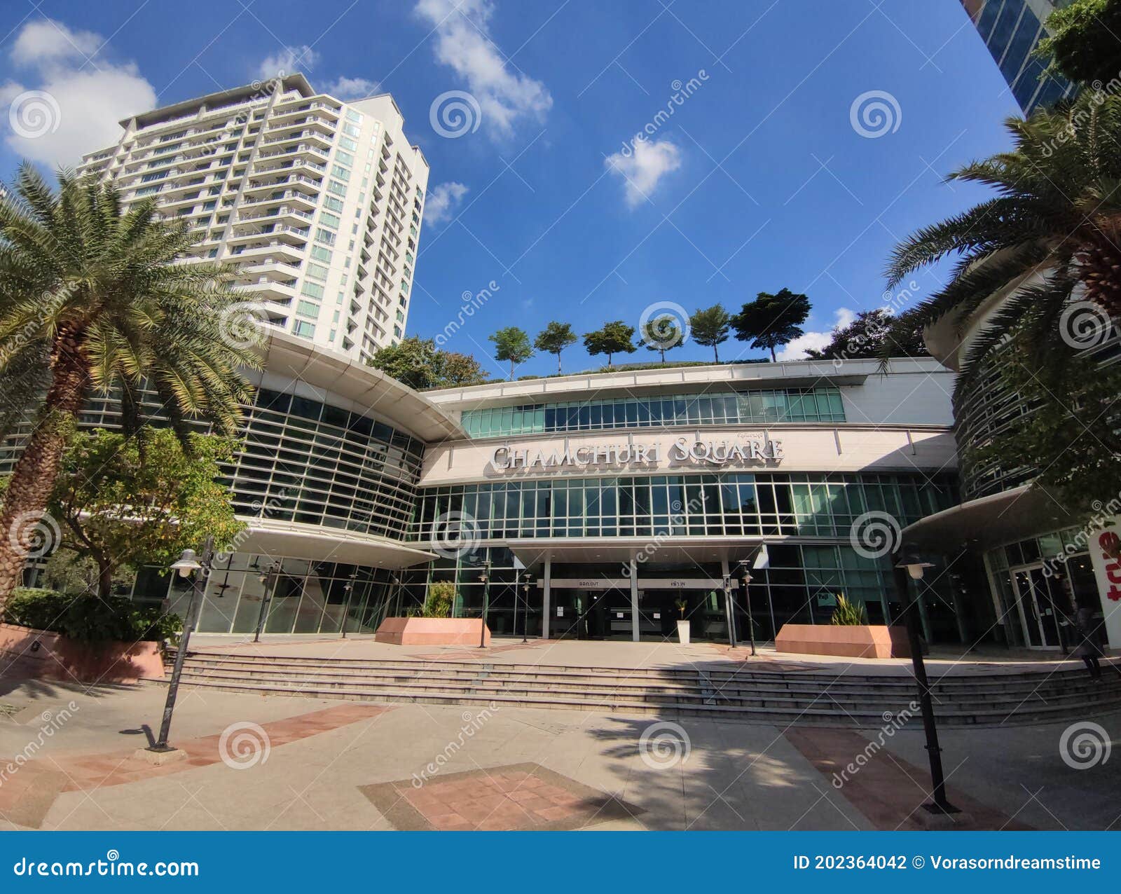 Chamchuri Square Building,Bangkok, Thailand Editorial Photography ...