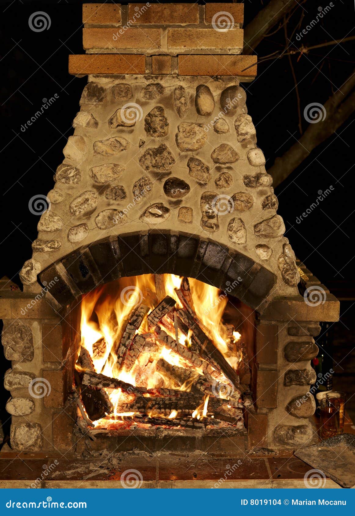 Chaminé foto de stock. Imagem de escuro, queimadura, estime - 8019104