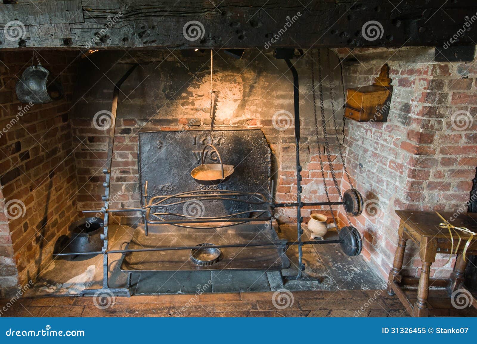 Chaminé antiga imagem de stock. Imagem de casa, terra - 31326455