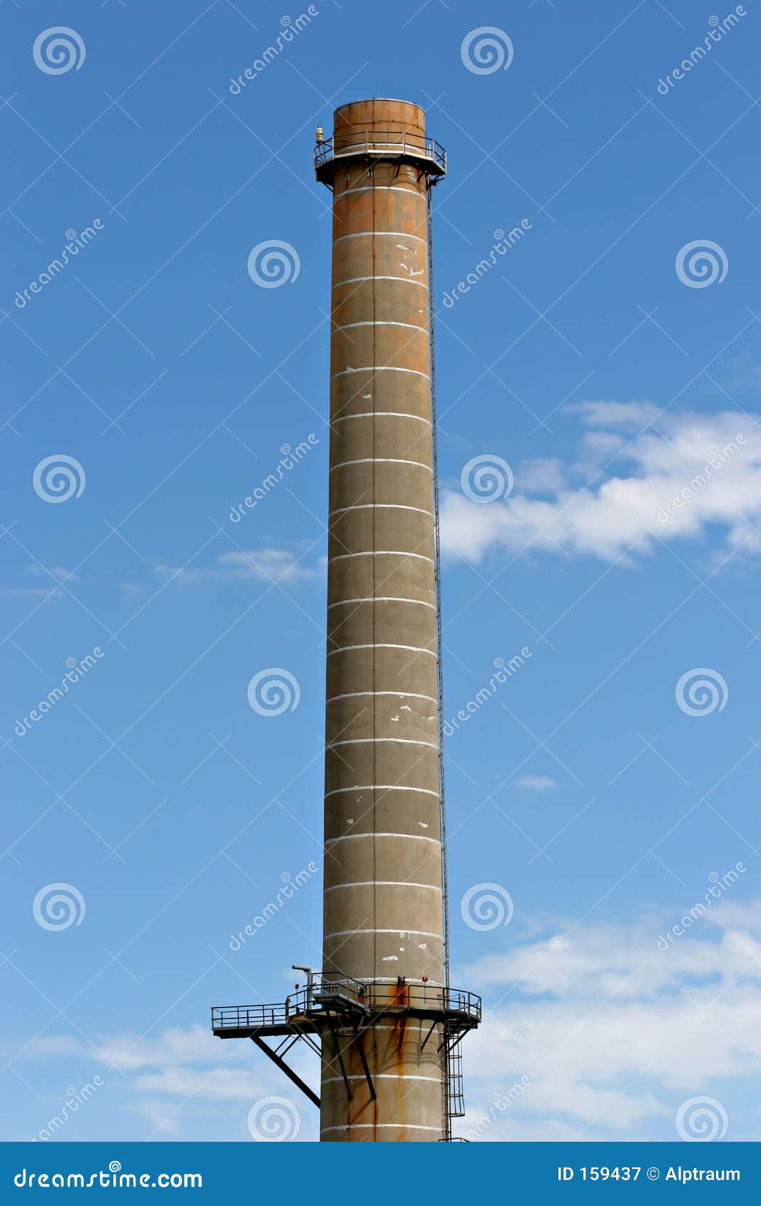 Chaminé industrial imagem de stock. Imagem de conseqüências - 159437