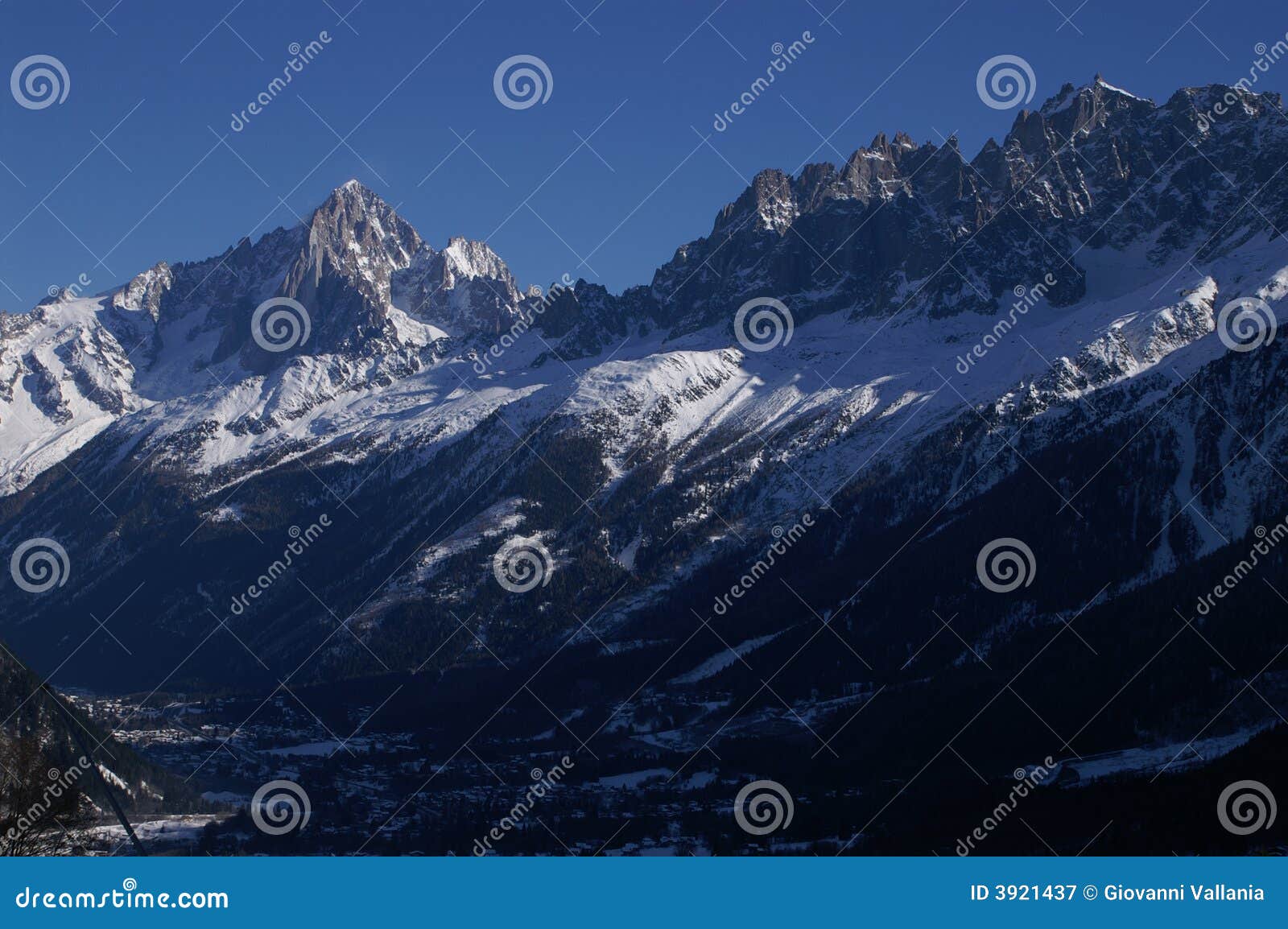 Chamonix skiline stock image. Image of winter, snow, france - 3921437
