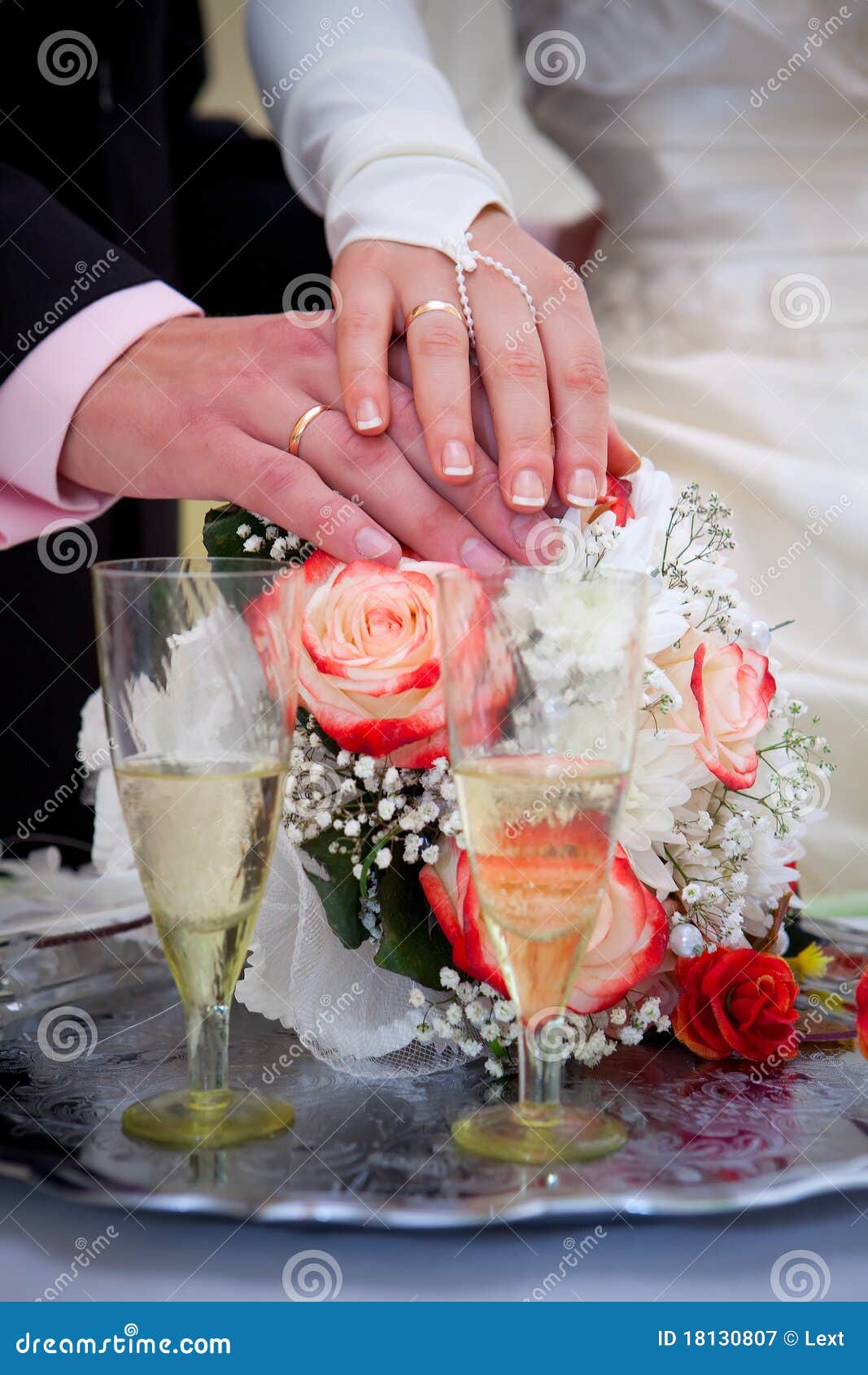 Champagne on wedding stock image. Image of beverage, cocktail - 18130807