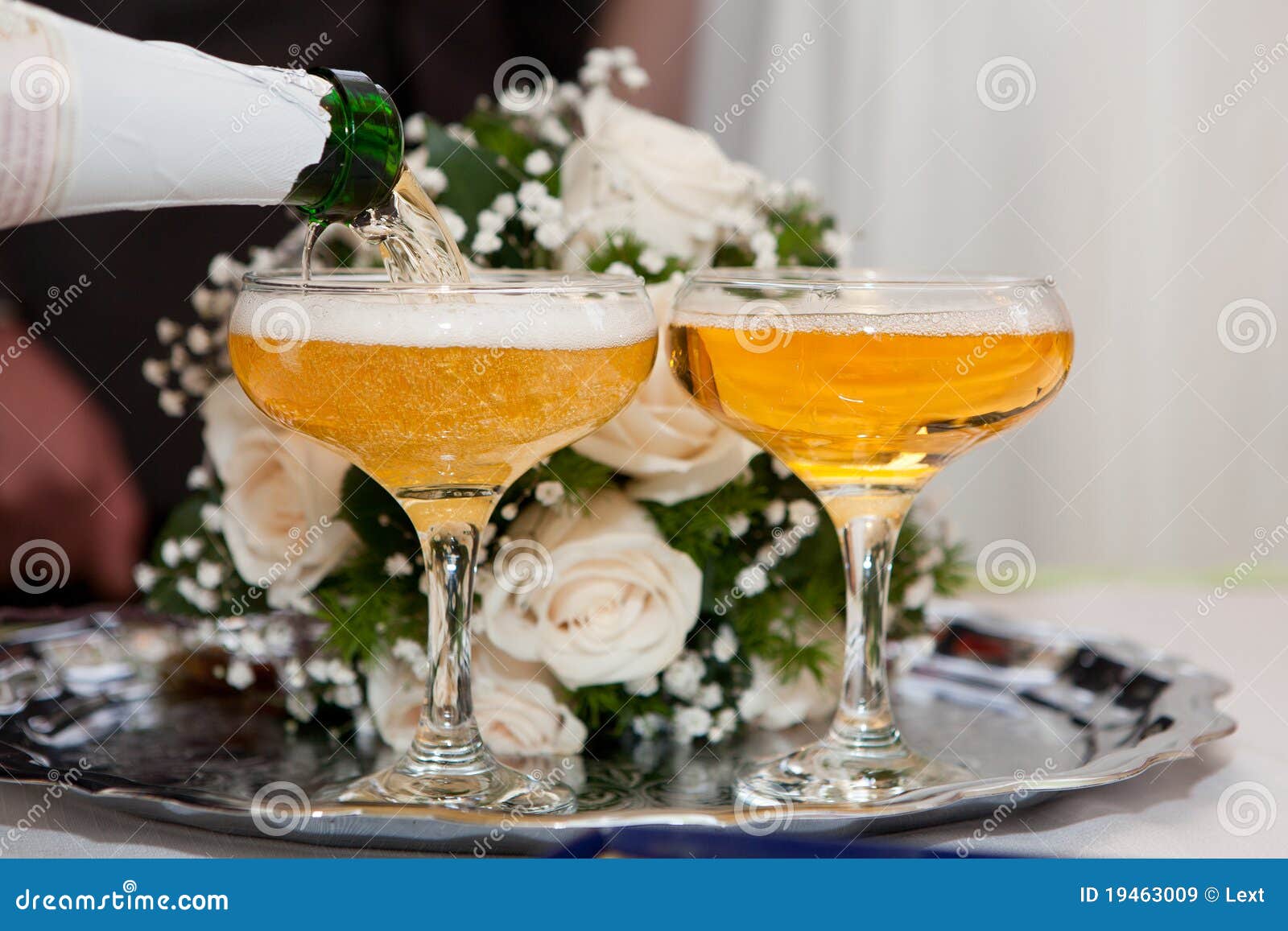 Overflow Champagne Stock Photography | CartoonDealer.com #5213894