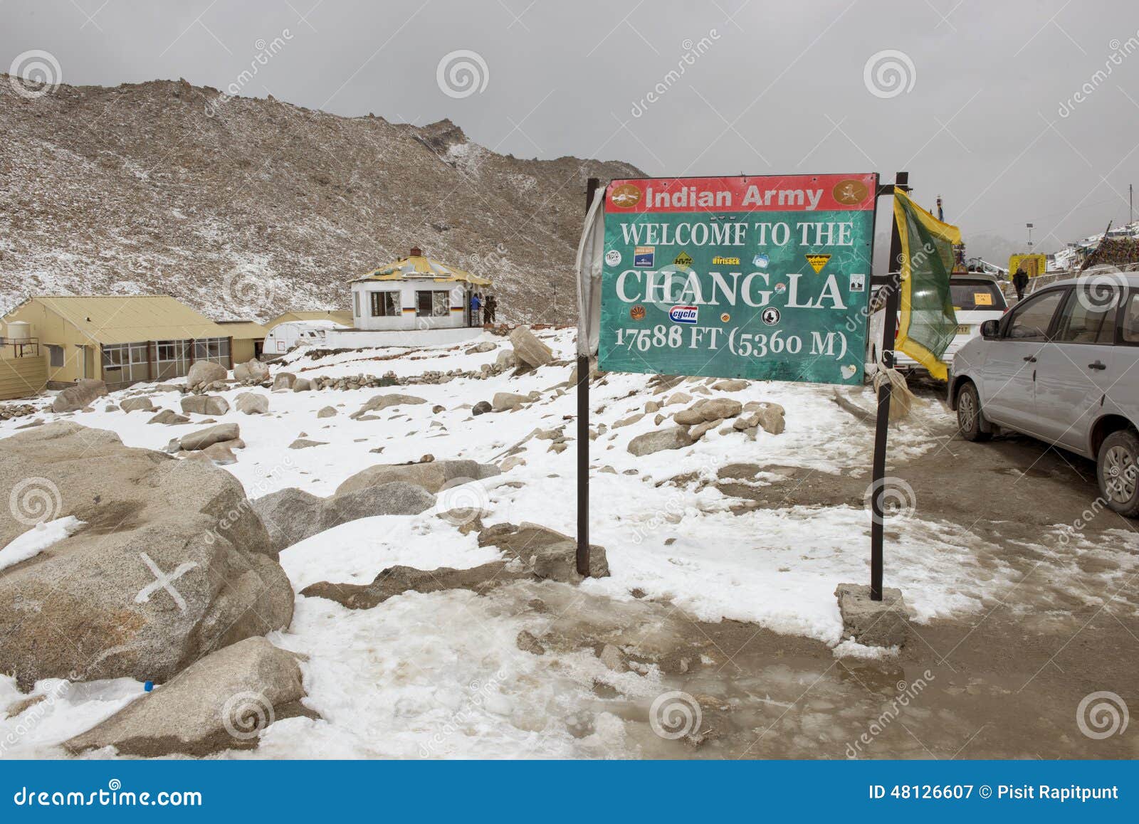 The Chang La pass editorial photography. Image of peace - 48126607