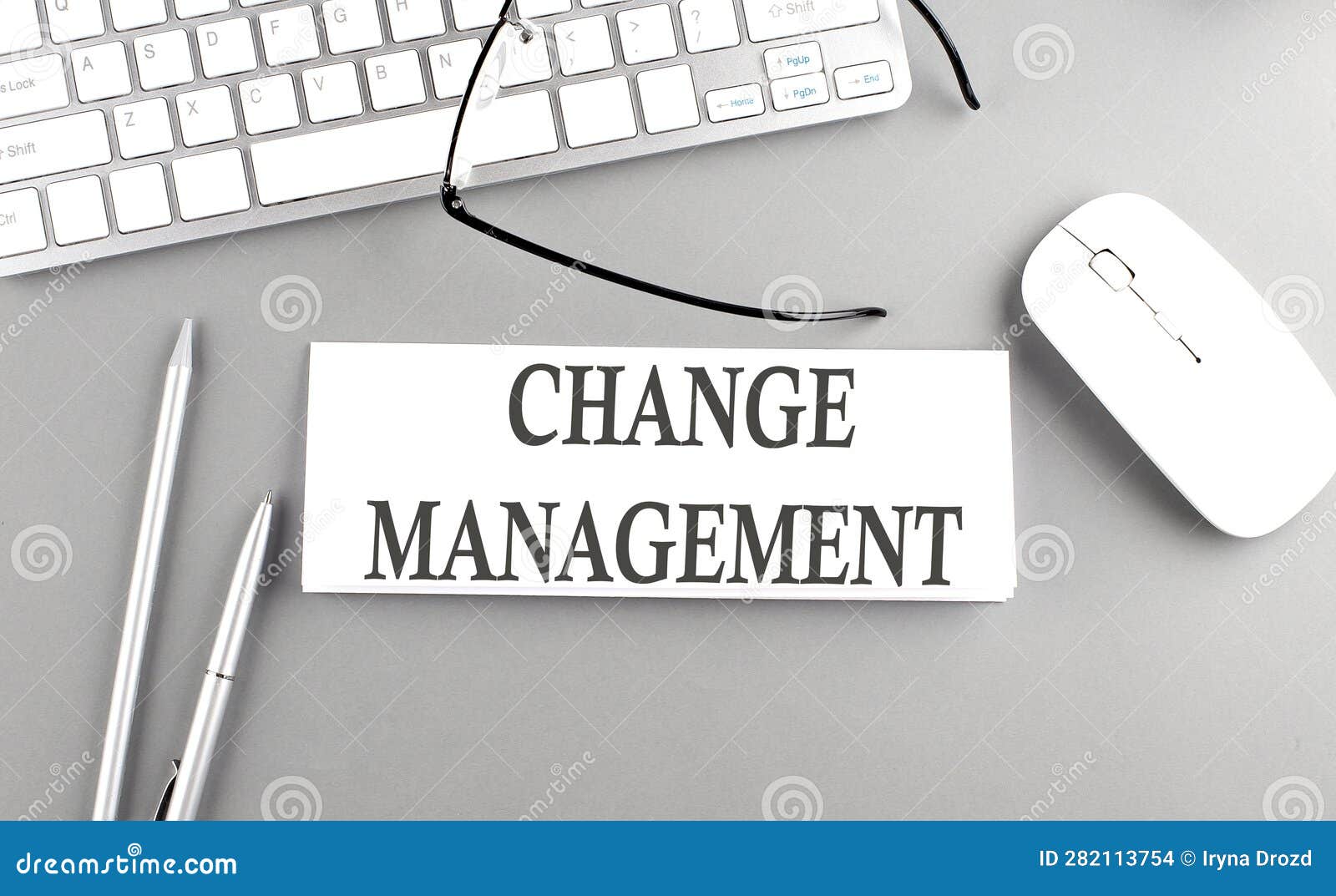 CHANGE MANAGEMENT Text on Paper with Keyboard on Grey Background Stock ...