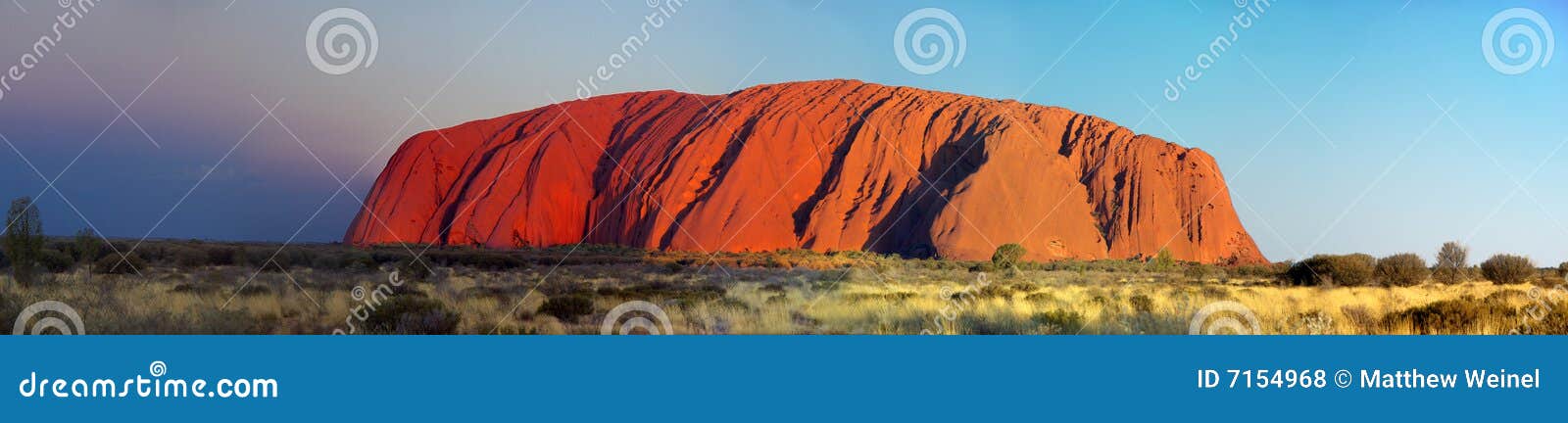 Changing Colors of Uluru editorial stock photo. Image of holiday - 7154968