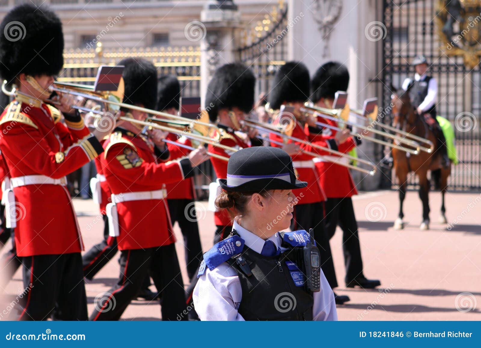 Changing the Guard. London editorial photo. Image of officer - 18241846