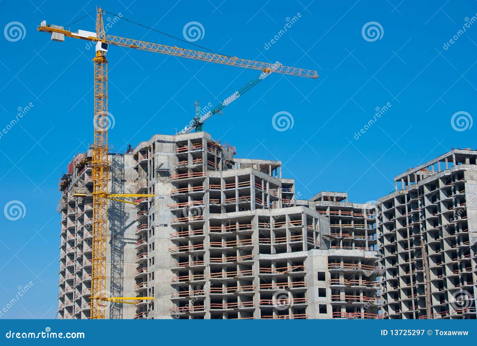 Chantier de construction image stock. Image du extérieur - 13725297