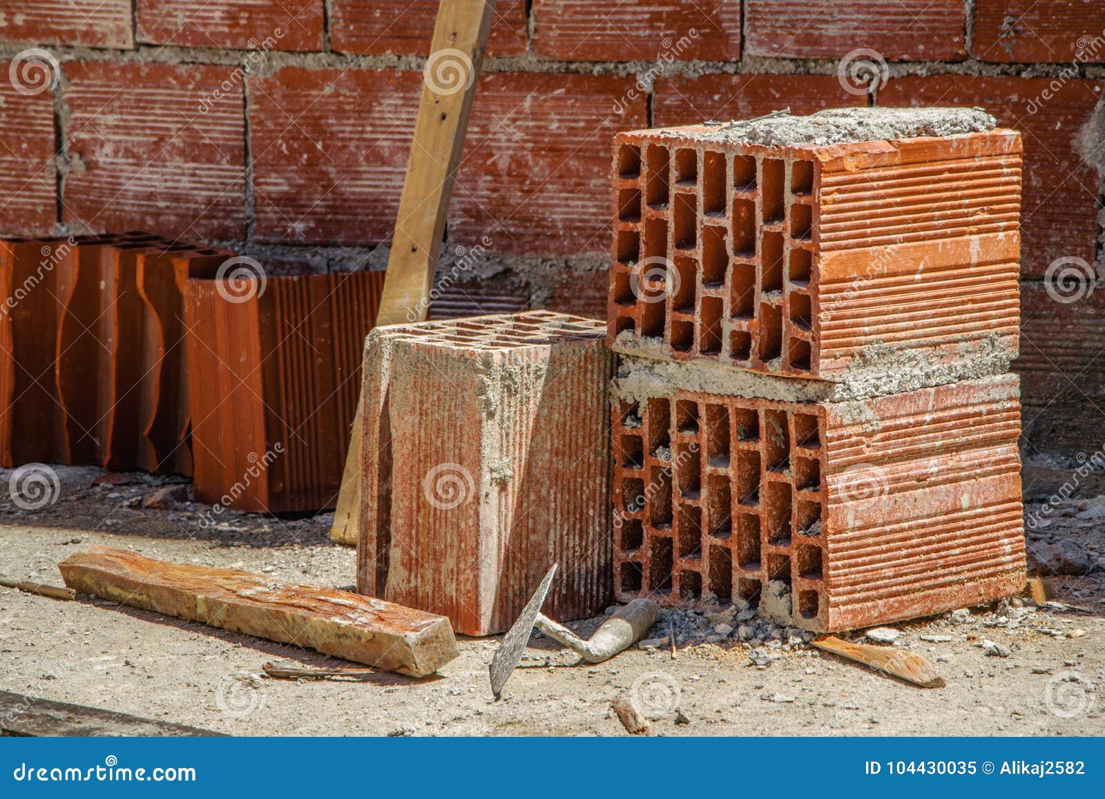 Chantier De Construction - Construction En Briques Rouge Image stock ...