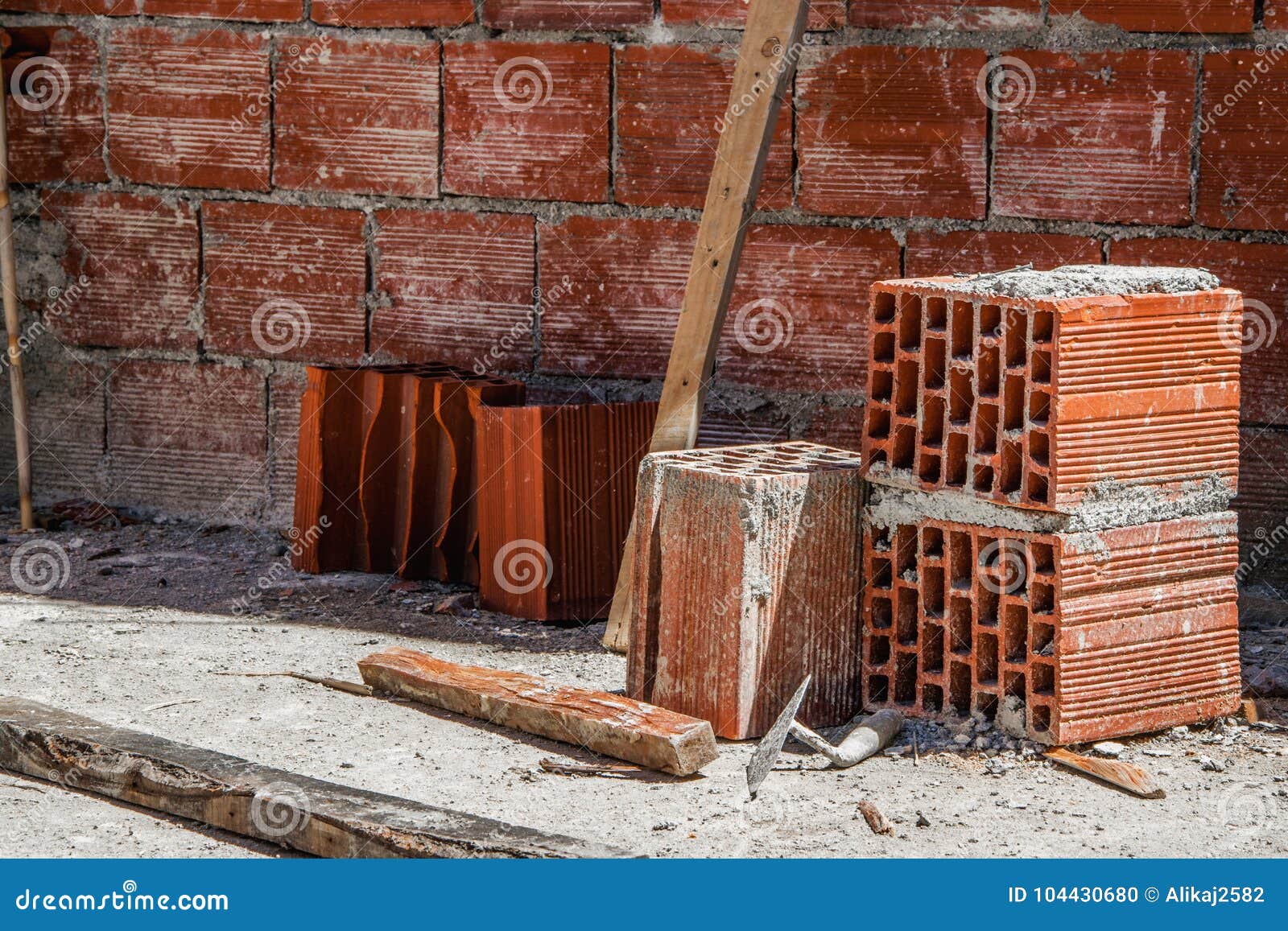 Chantier De Construction - Construction En Briques Rouge Photo stock ...