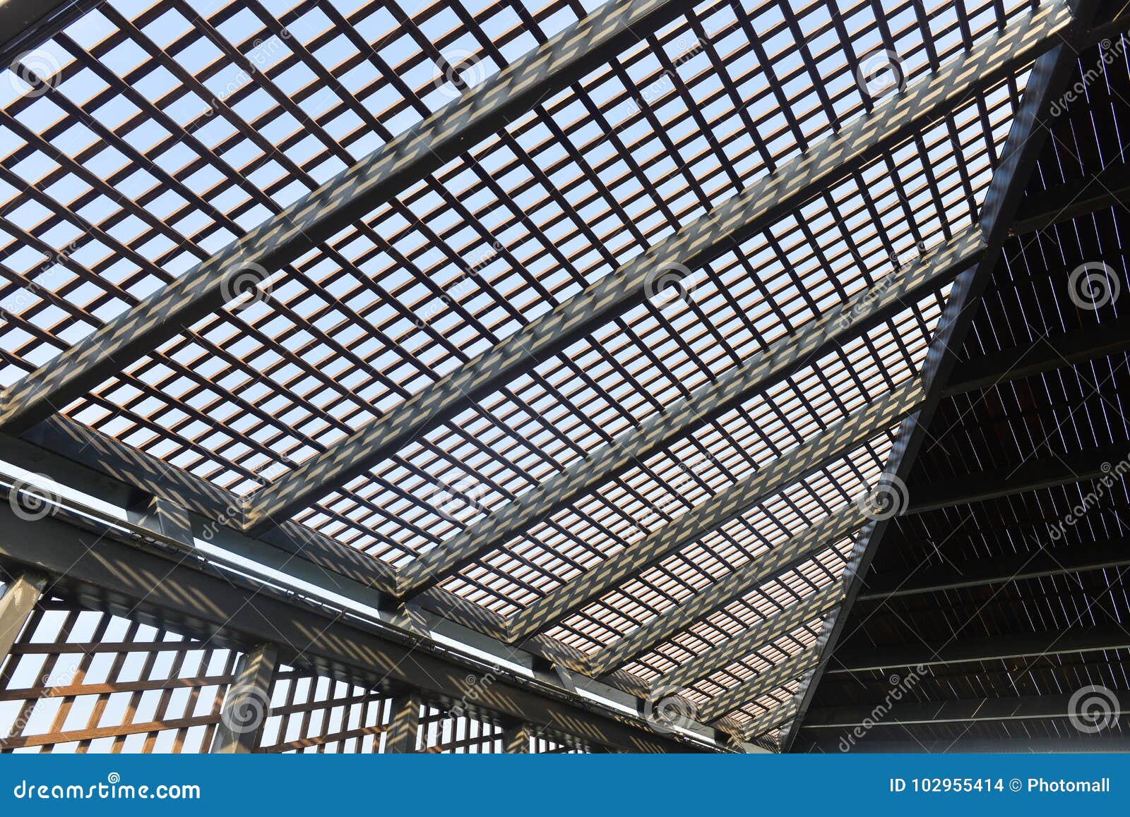 Chantier De Construction Moderne De Structure De Toit D'architecture ...