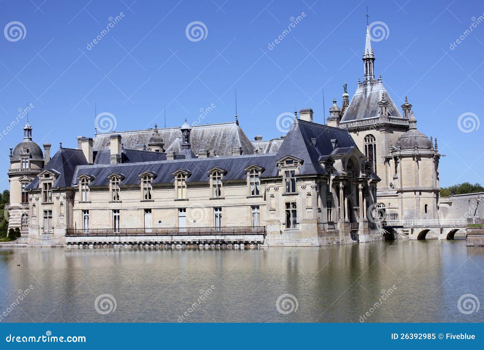 Chantilly Chateau stock image. Image of chantilly, history - 26392985