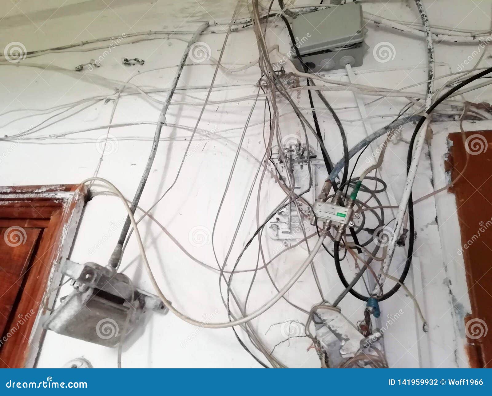 Chaotic Interlacing of Wires Stock Photo - Image of chaotic, data ...