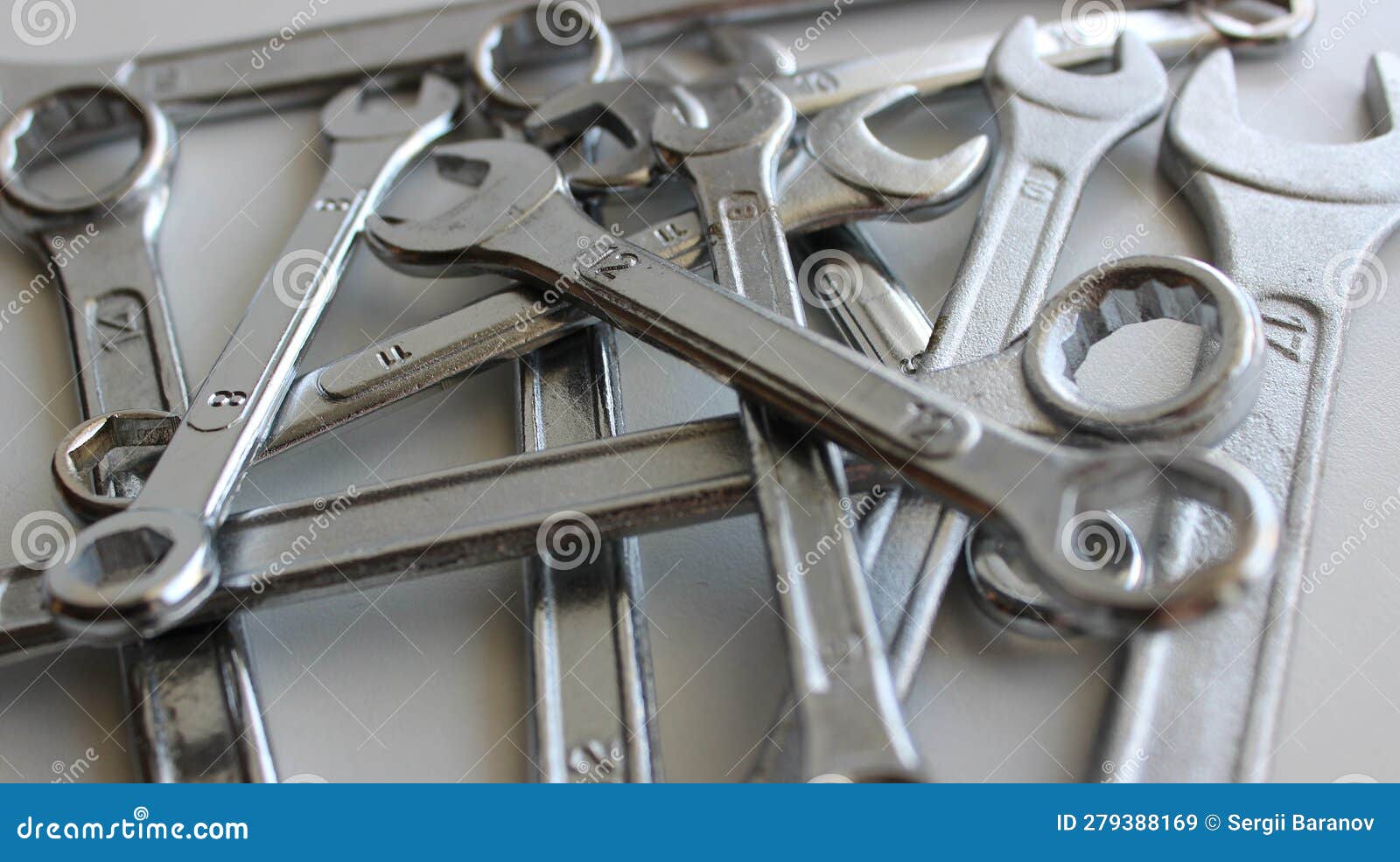 Chaotic Structure of Iron Wrenches of Different Types and Diameters ...