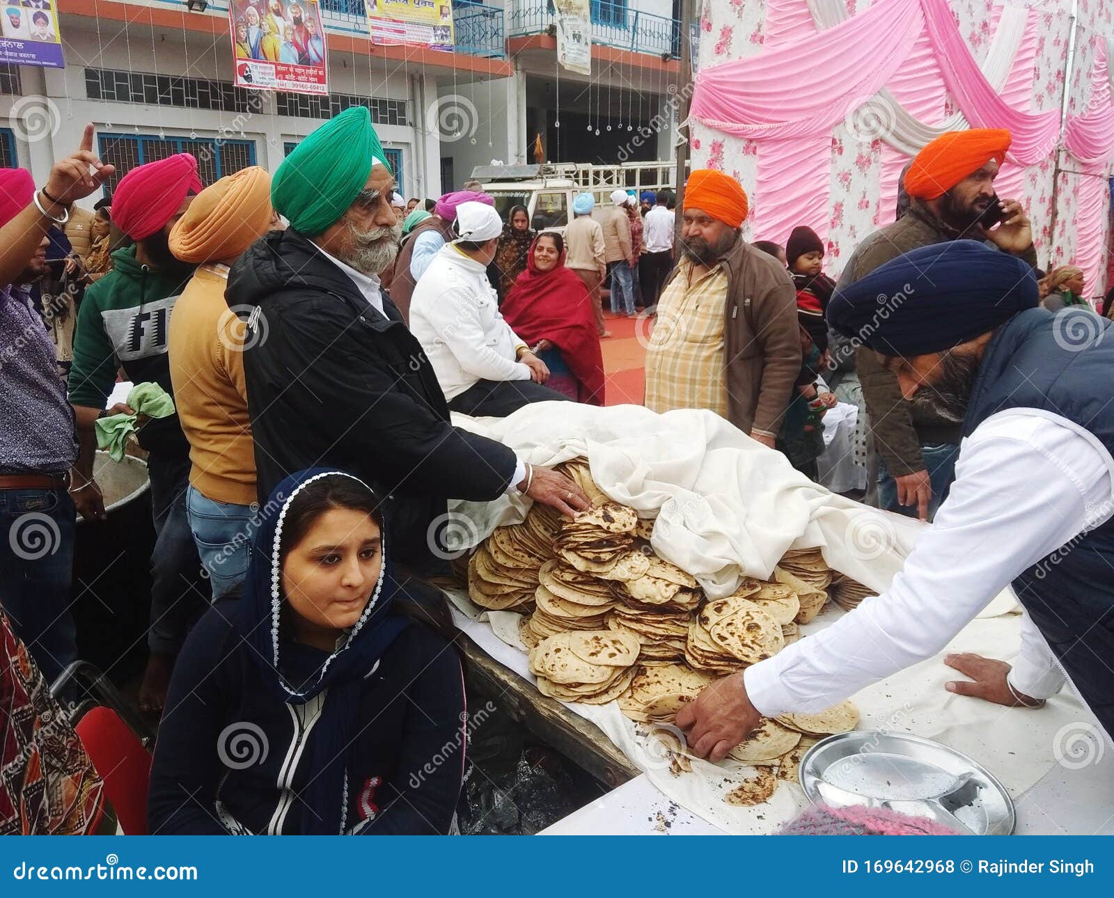 CHAPAATI editorial stock photo. Image of indian, greenturban - 169642968