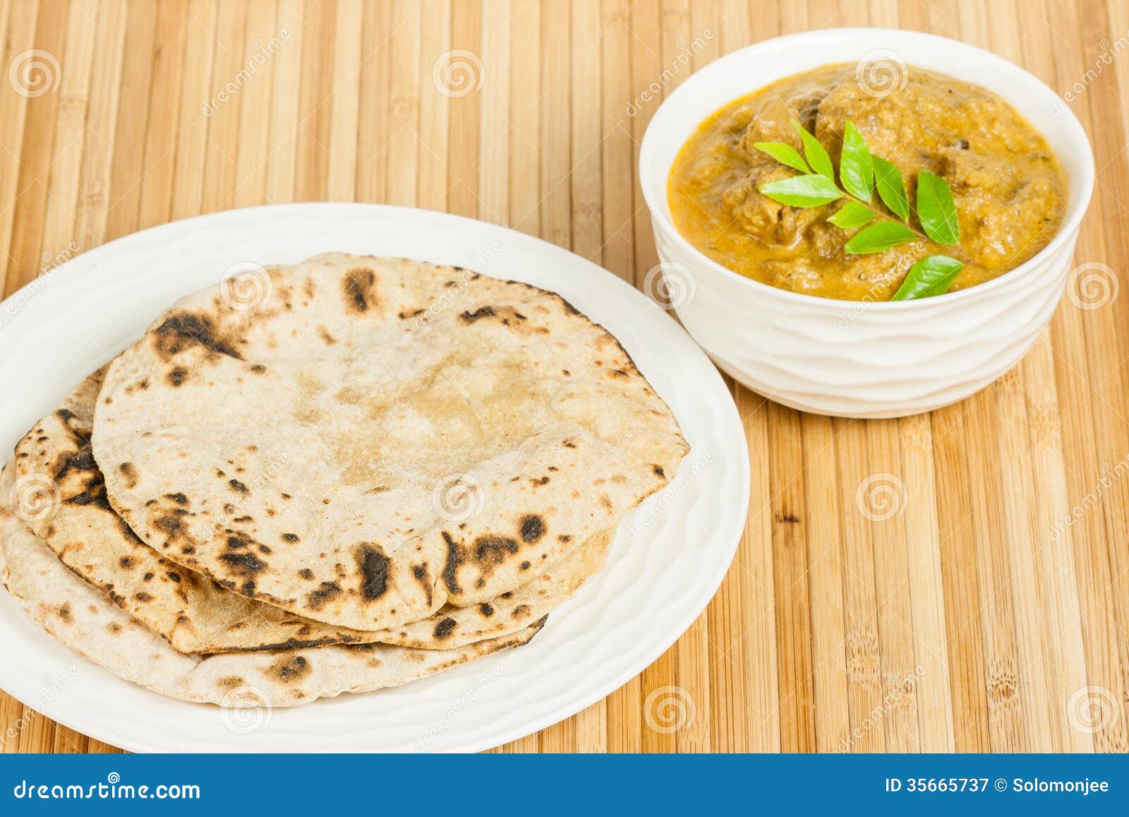Chapati Con Curry Indio Del Cordero Imagen de archivo - Imagen de ...