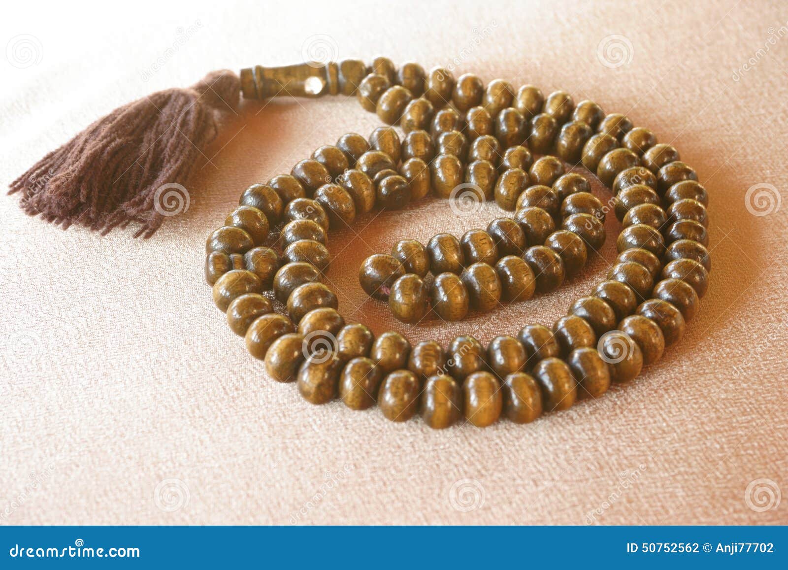 Chapelet musulman photo stock. Image du chaîne, objet - 50752562