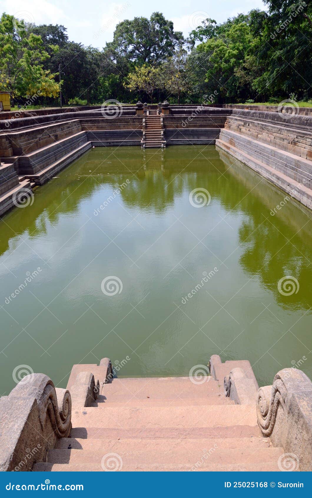 Charcas gemelas foto de archivo. Imagen de ciudad, charcas - 25025168