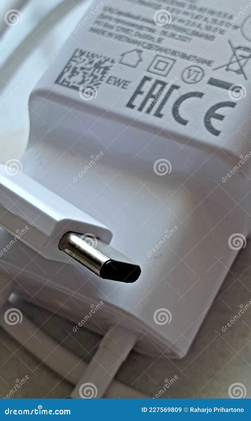 Charger Tabc Asli Samsung Putih Imagen de archivo editorial - Imagen de ...