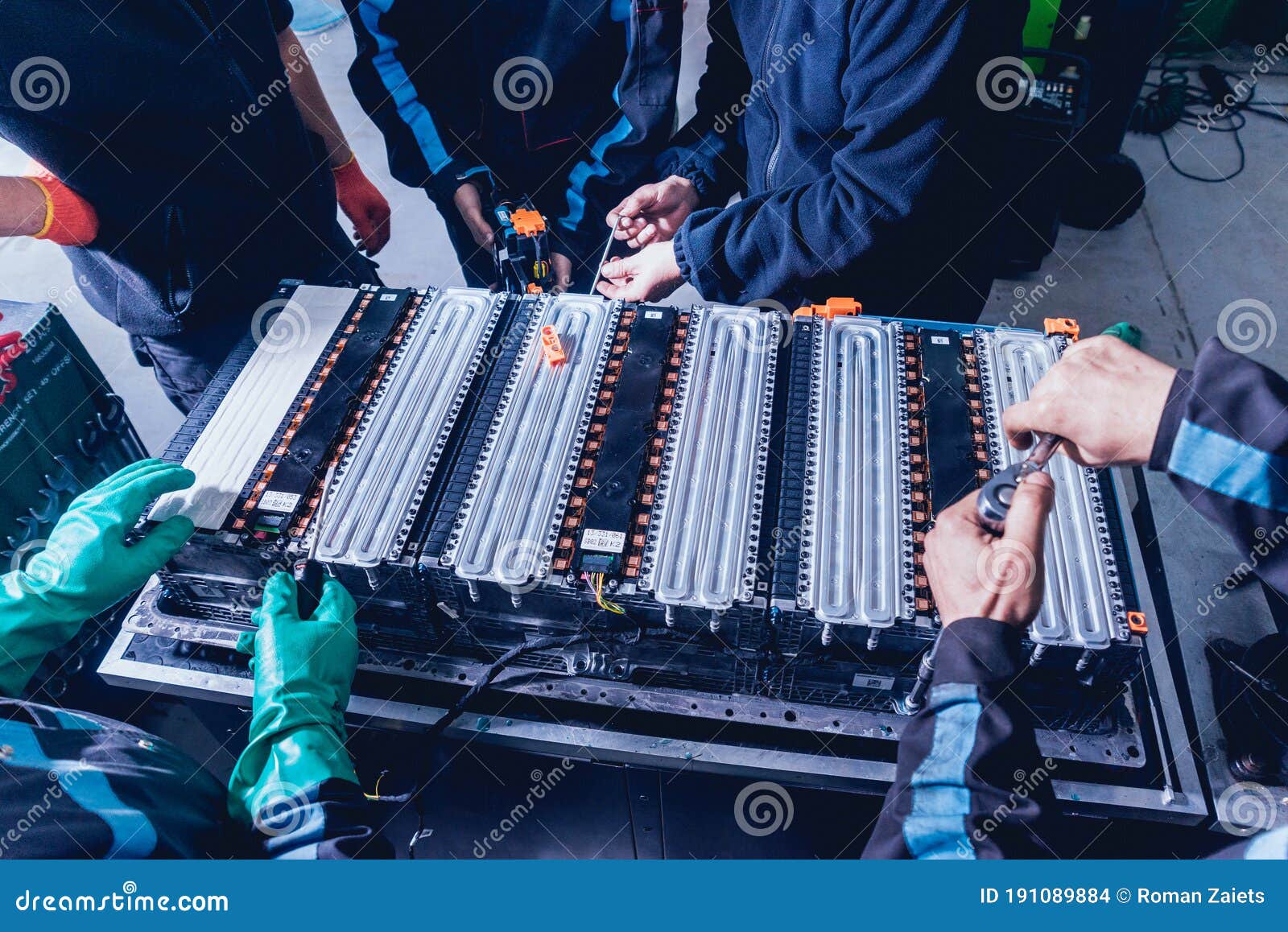 Charging the Batteries of the Elecric Motor. Disassembling the Battery ...