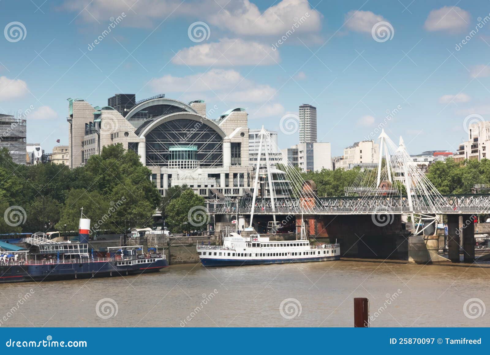Charing Cross Bridge and Station Editorial Photography - Image of blue ...