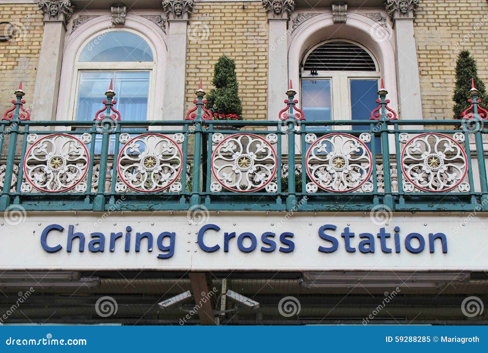 Charing Cross Station editorial image. Image of london - 59288285
