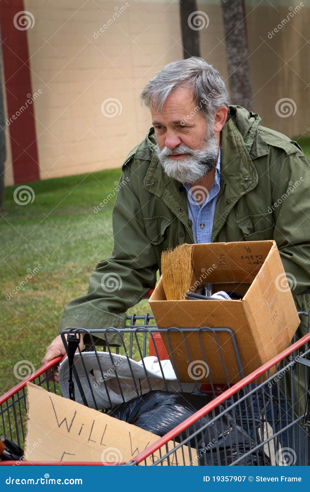 Chariot sans foyer d'homme image stock. Image du désordonné - 19357907